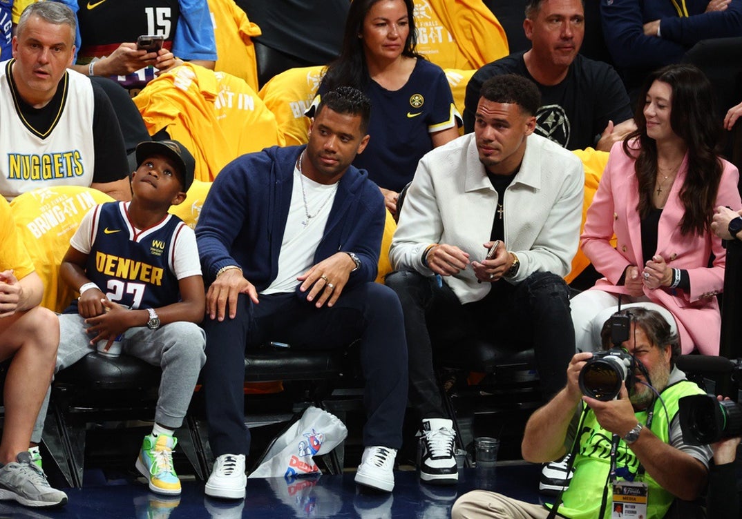 Celebrities At Nba Finals 60 Photos - Moonagedaydream.film