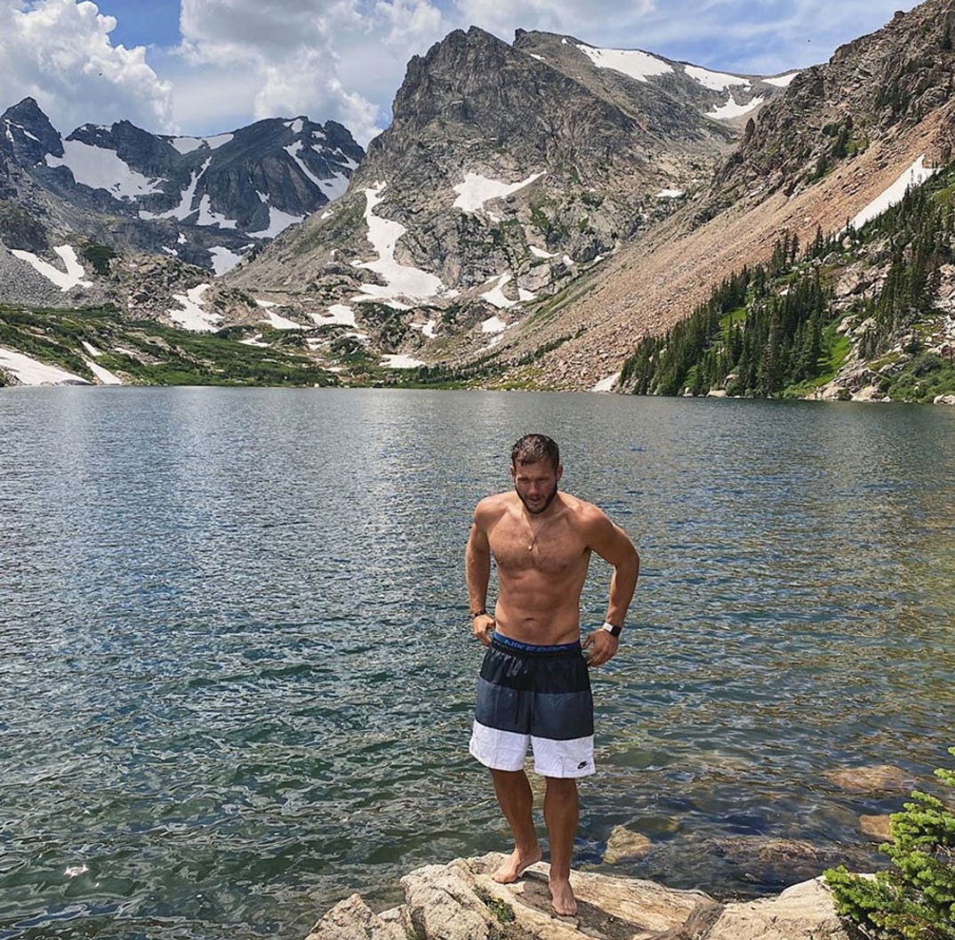 Colton underwood- amerian football player | Page 24 | LPSG