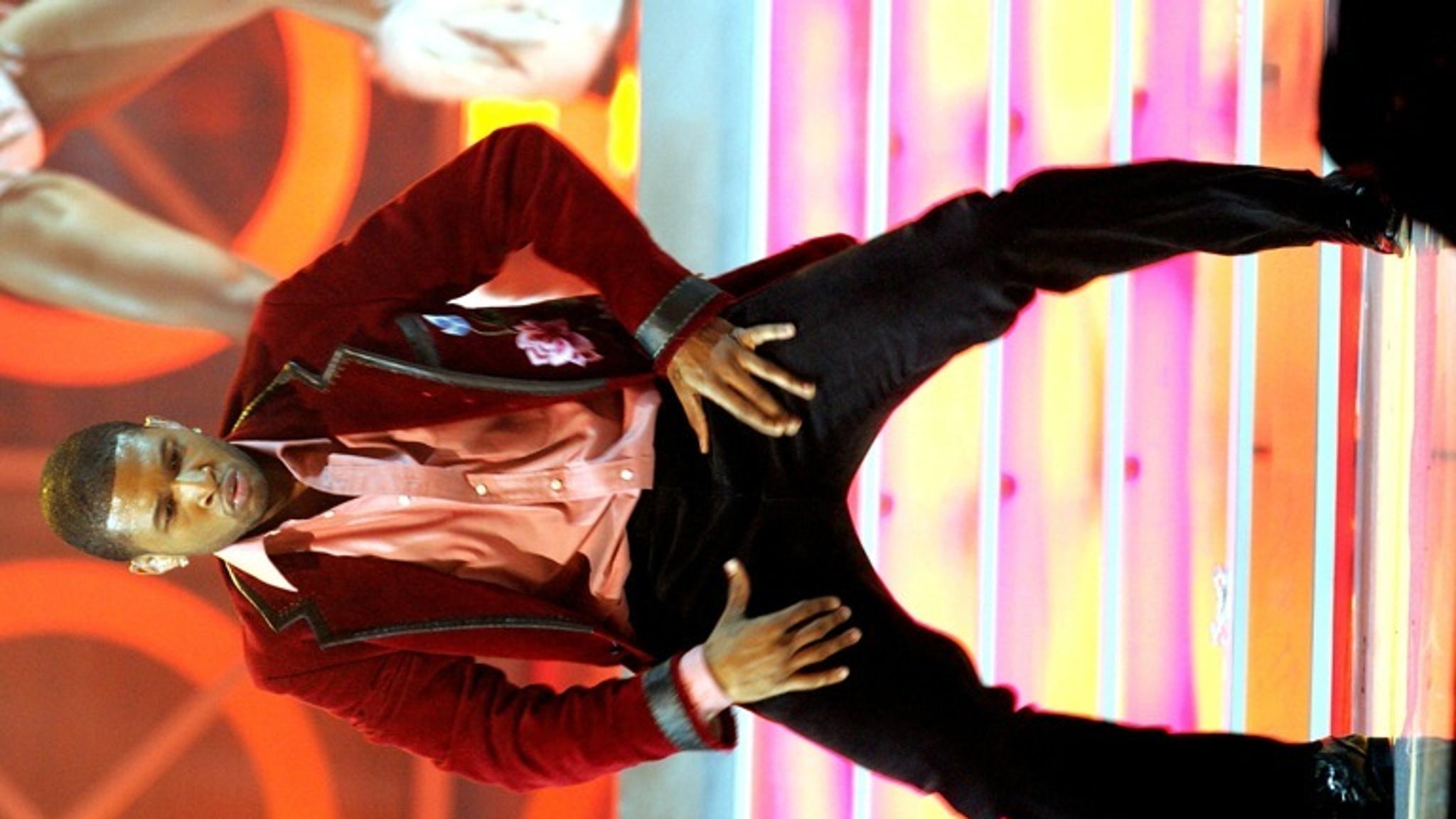 Usher -- Footloosin' Moves