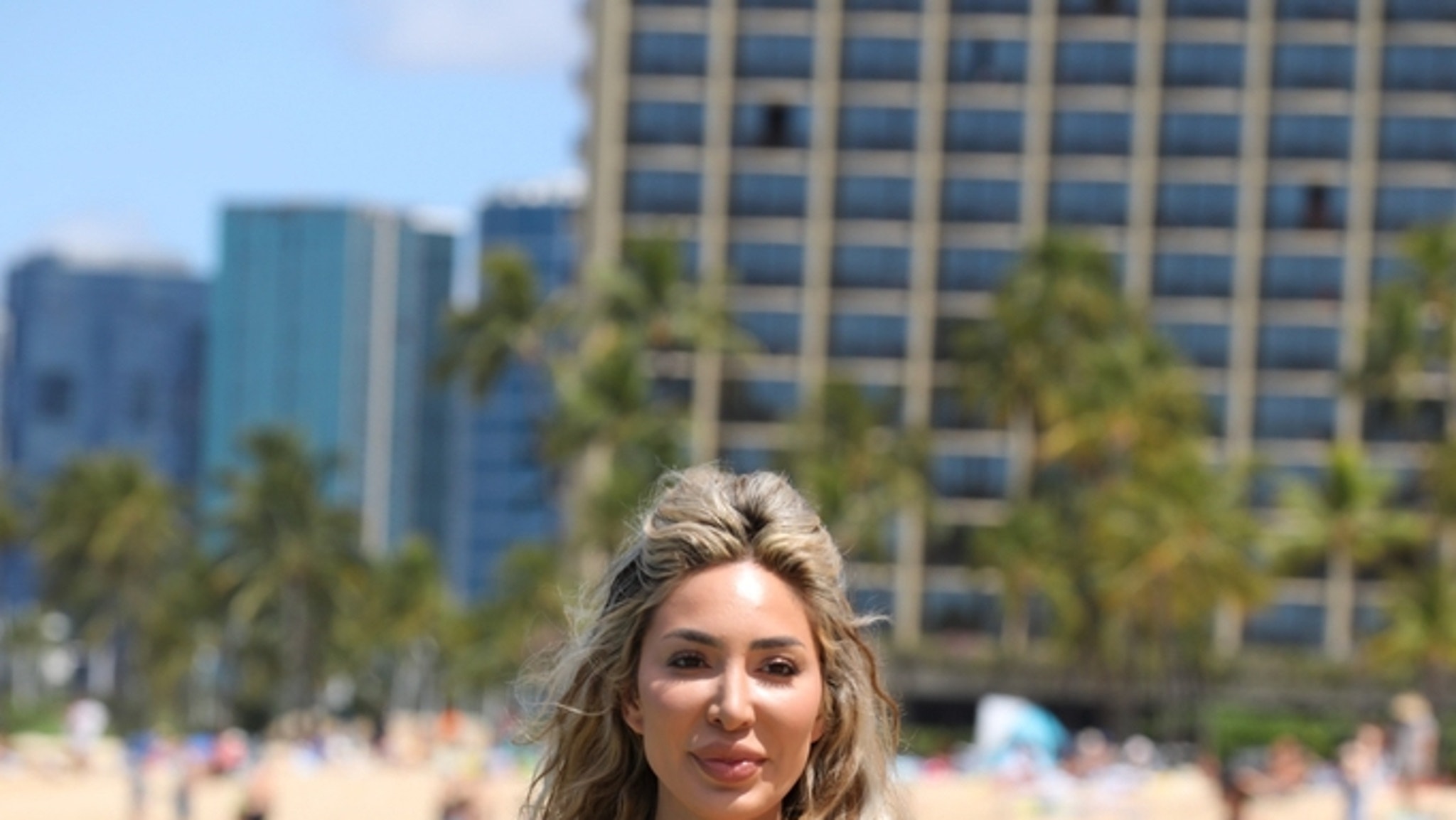 Farrah Abraham's Hawaii Hot Shots