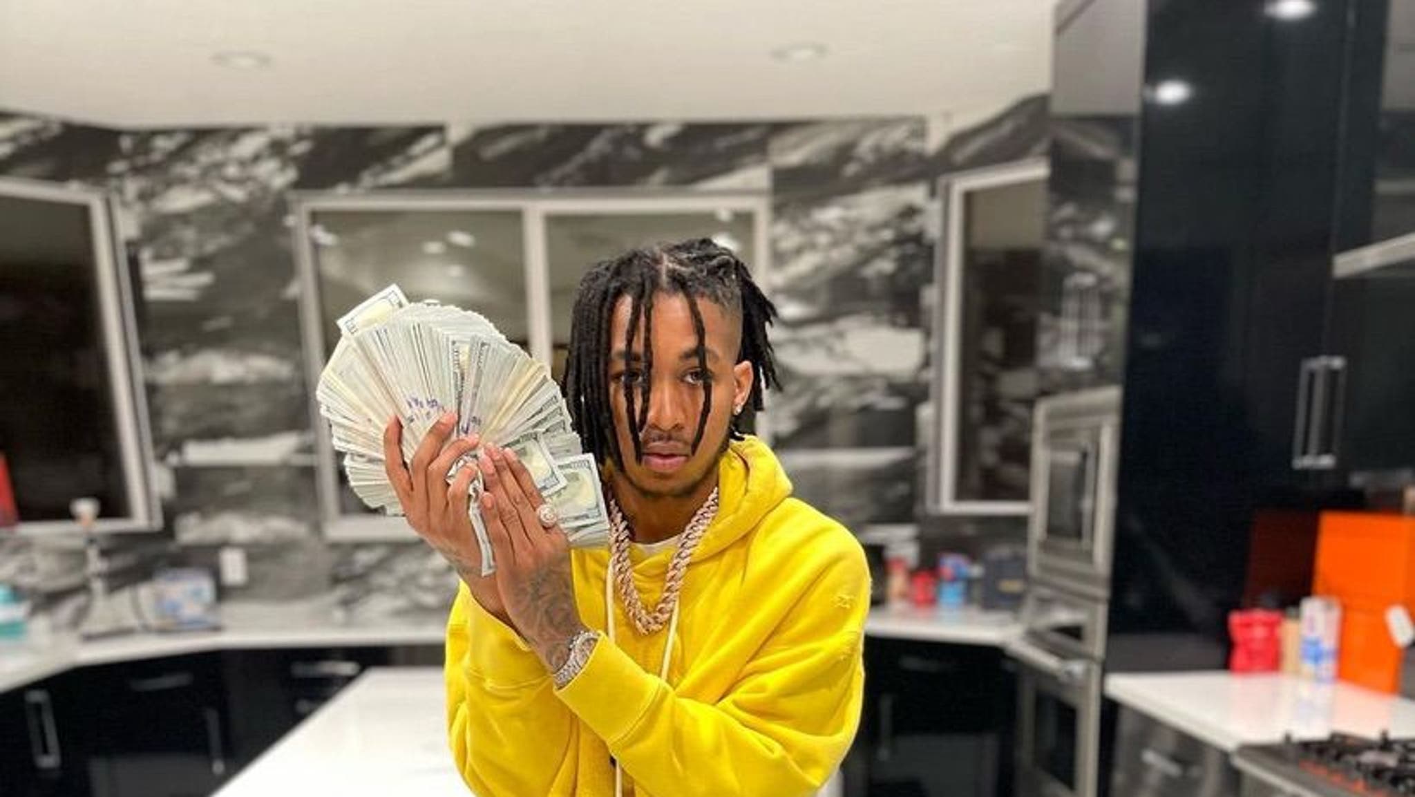 Stars Makin' It Rain Money!