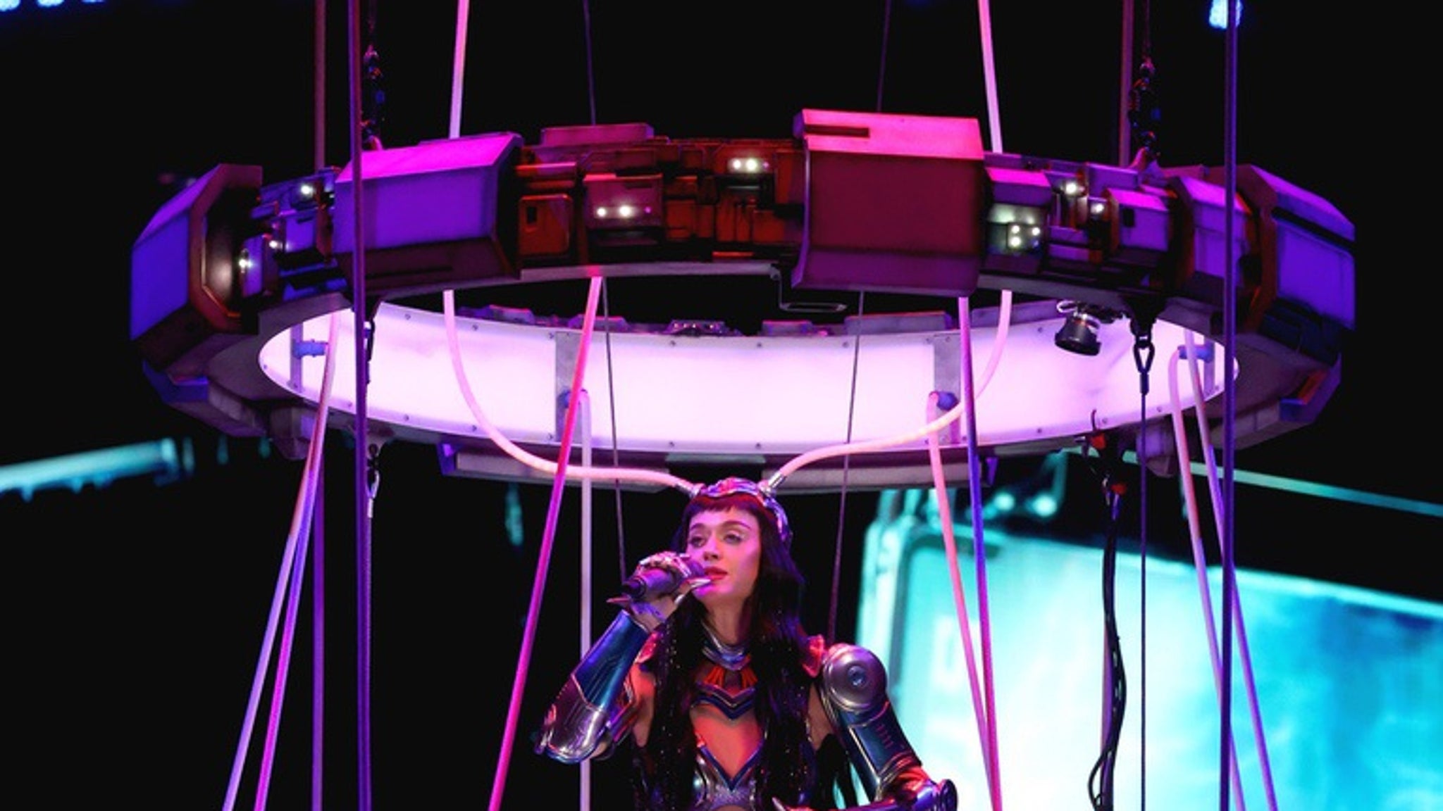 Katy Perry performs during The Lifetimes Tour 2025 In Mexico City