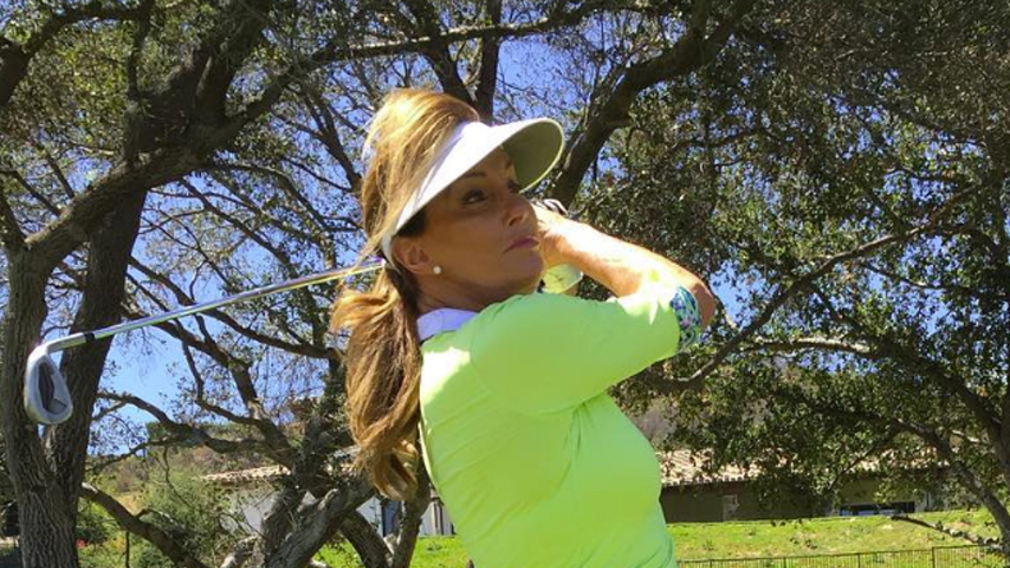 Celebrities Golfing -- See The Swinging Stars!