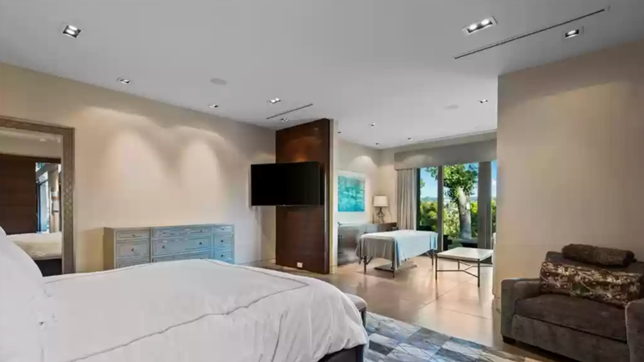 NFL's Jared Goff Sells California Mansion