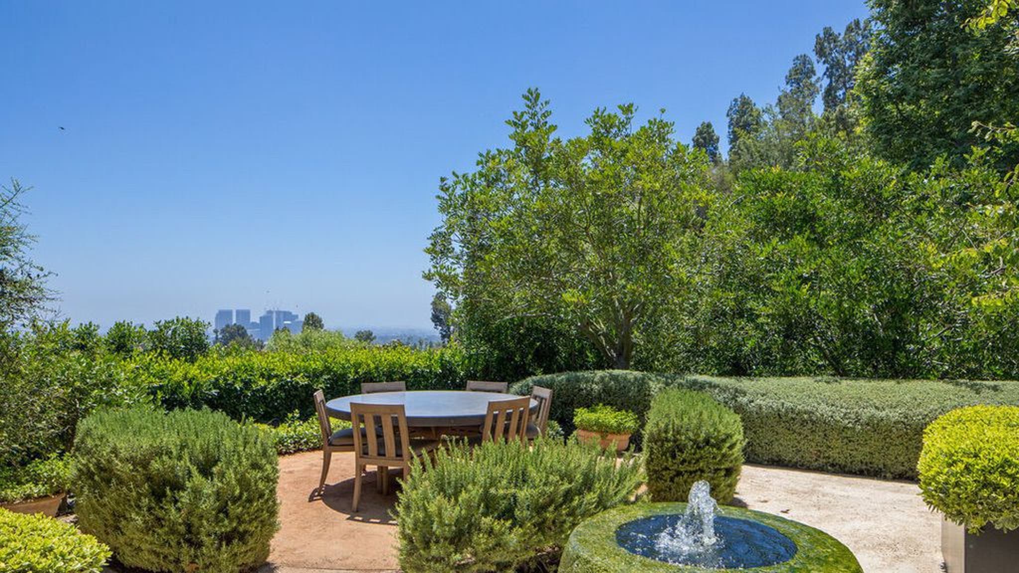 Ryan Seacrest Sells Beverly Hills Estate