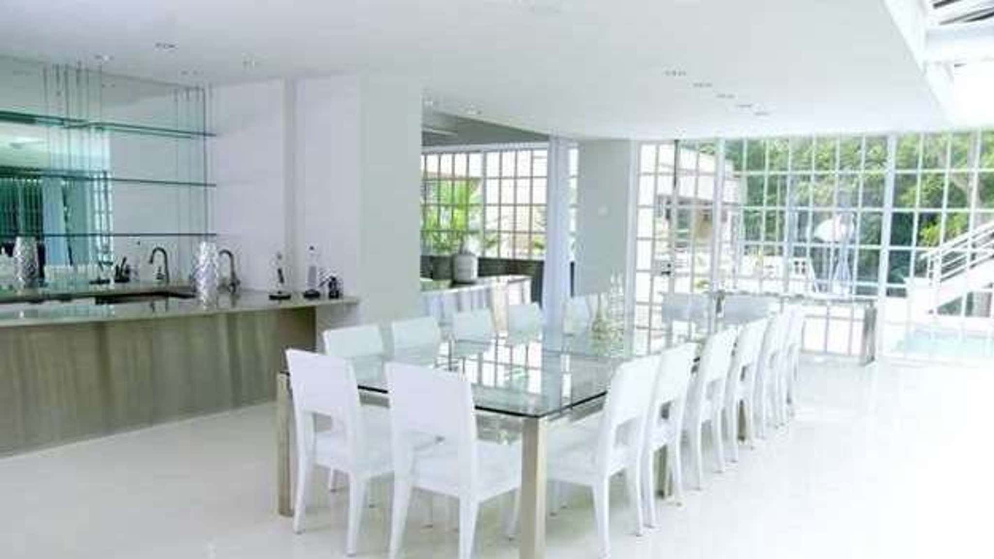 Akon House -- The Tuned Crib