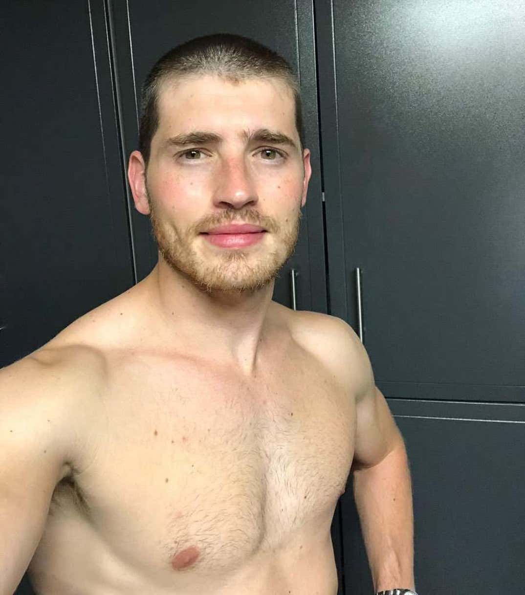 Gregg Sulkin Torse Nu