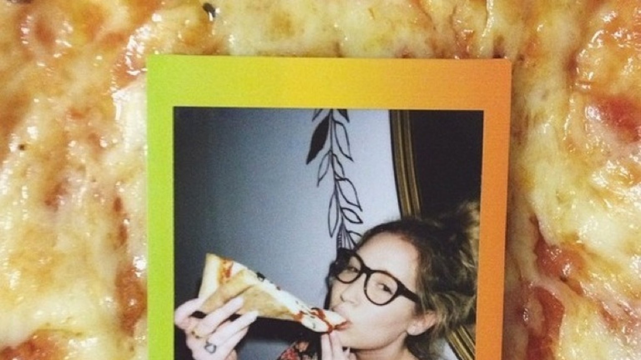 Hot Girls Eating Pizza -- Instagram's Tastiest Account