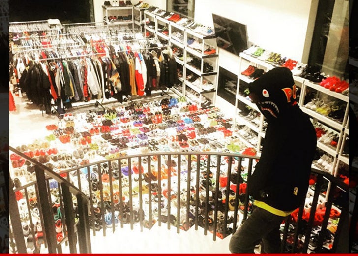 Chris Brown My New Crib Comes With A Personal Footlocker PHOTO 