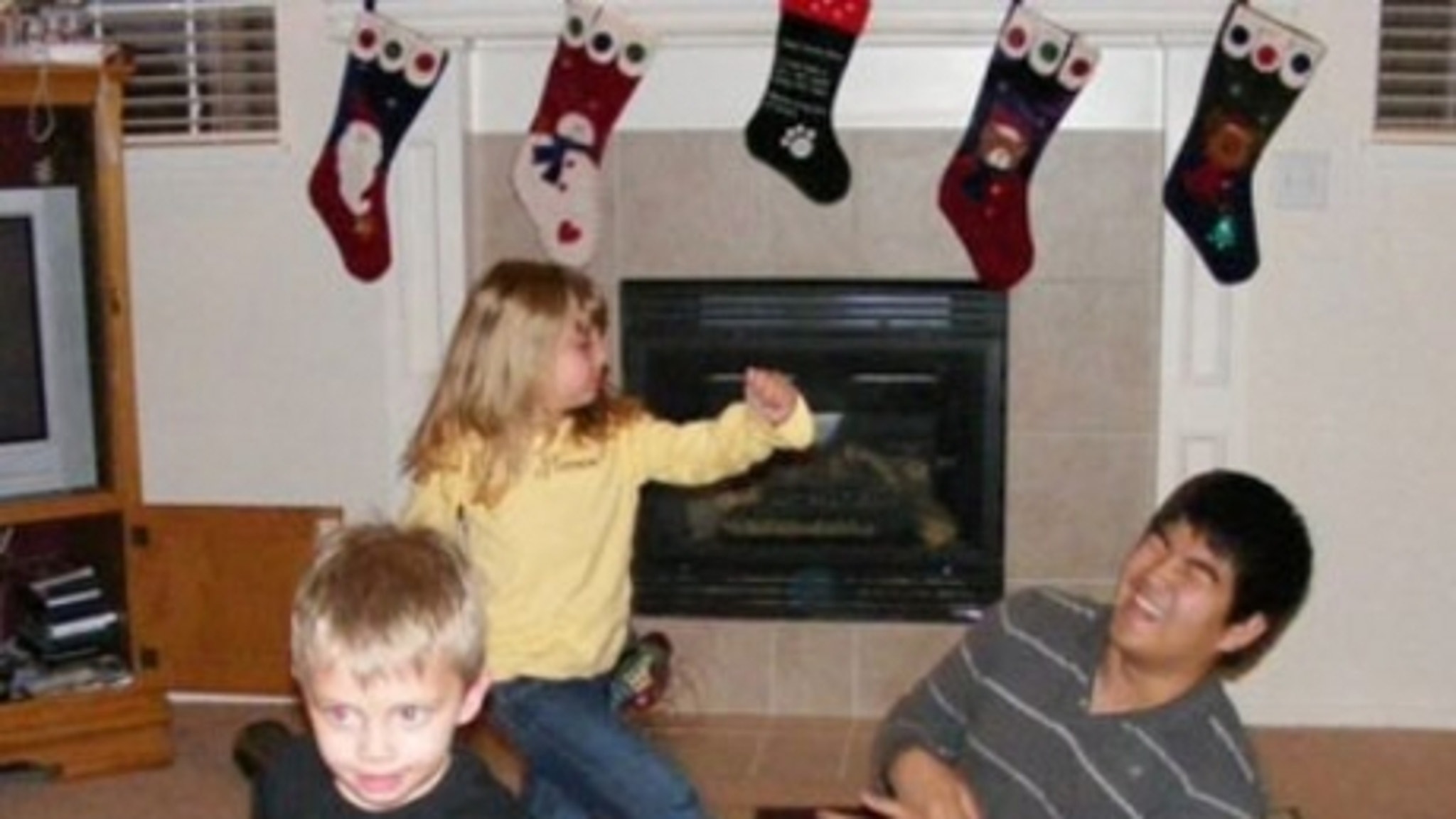 TMZ's Wacky Family Photos Contest