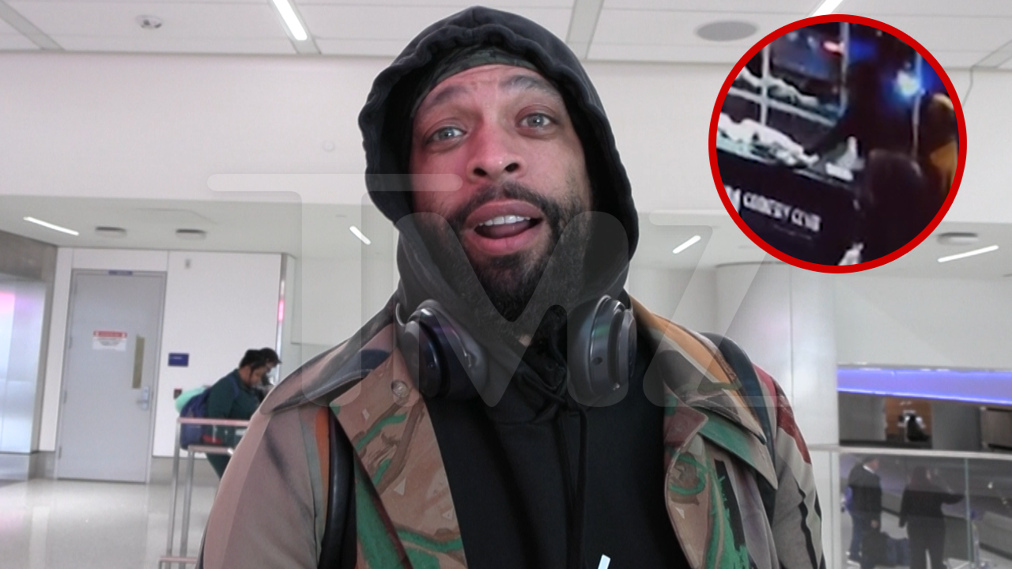 DeRay Davis Jokes Thieves Who Stole From Merch Table Got Him For $100M