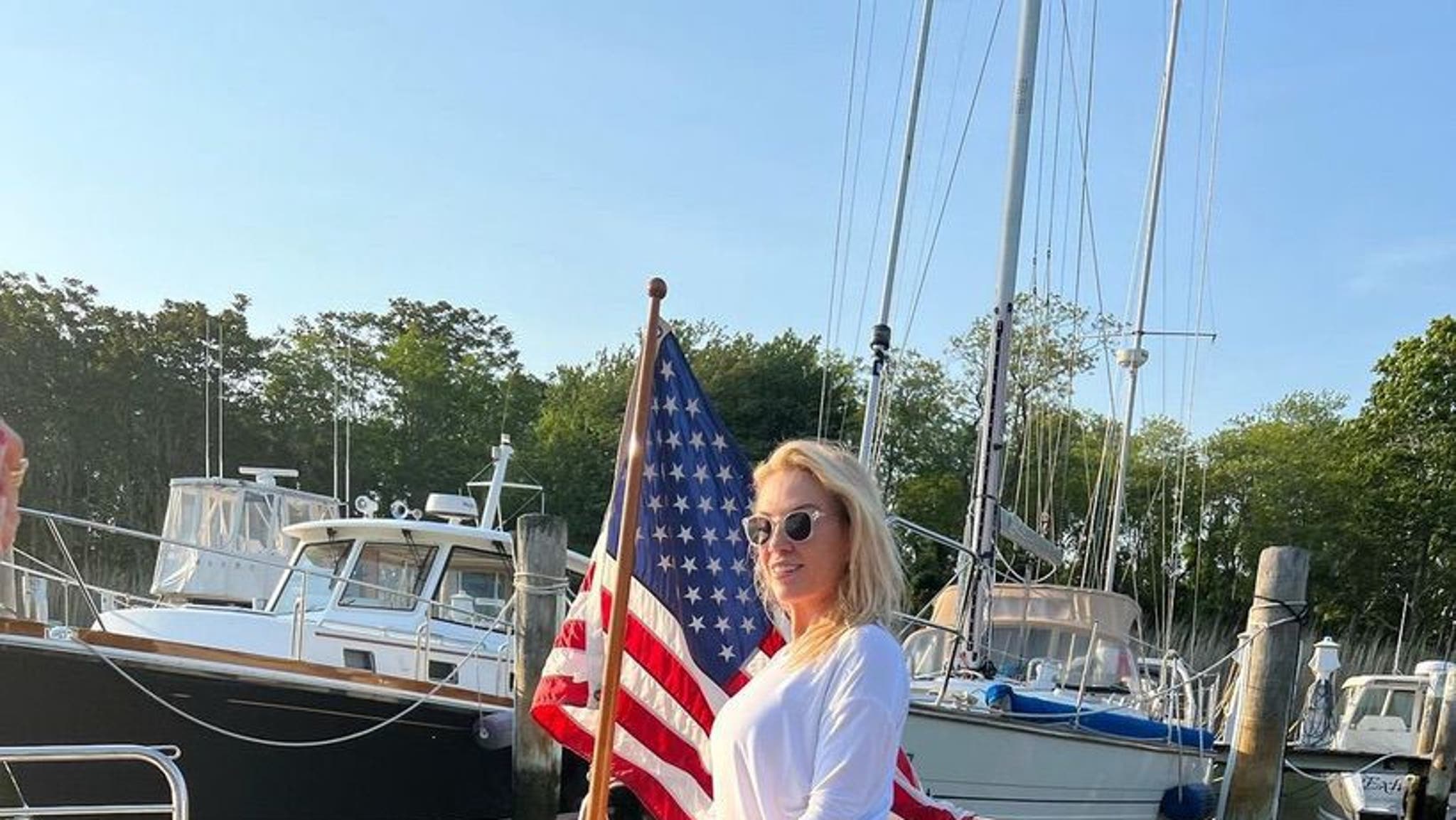 Babes On Boats -- Ahoy Ladies!