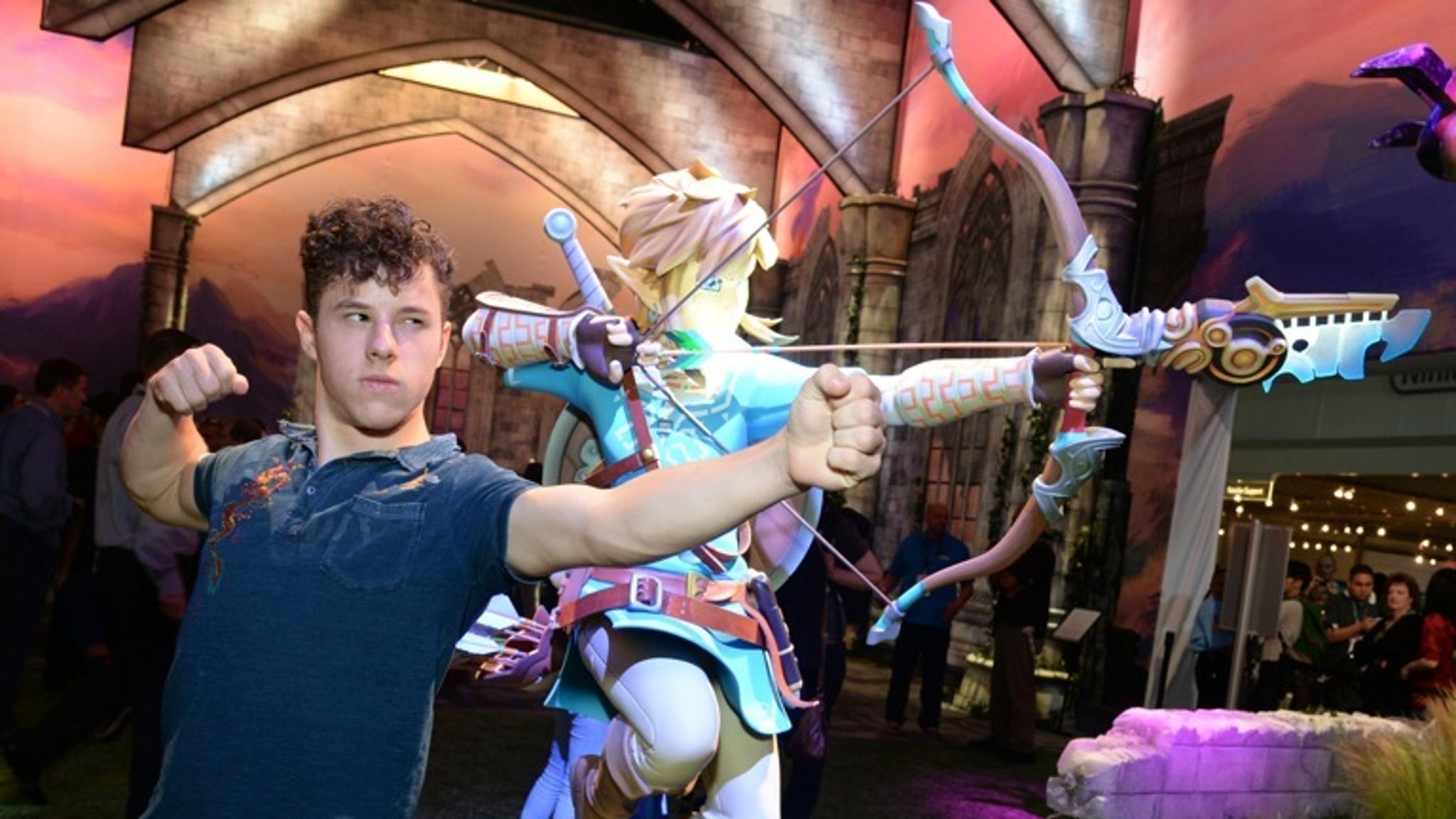 Celebs at E3 Convention 2016 -- Geek Out!