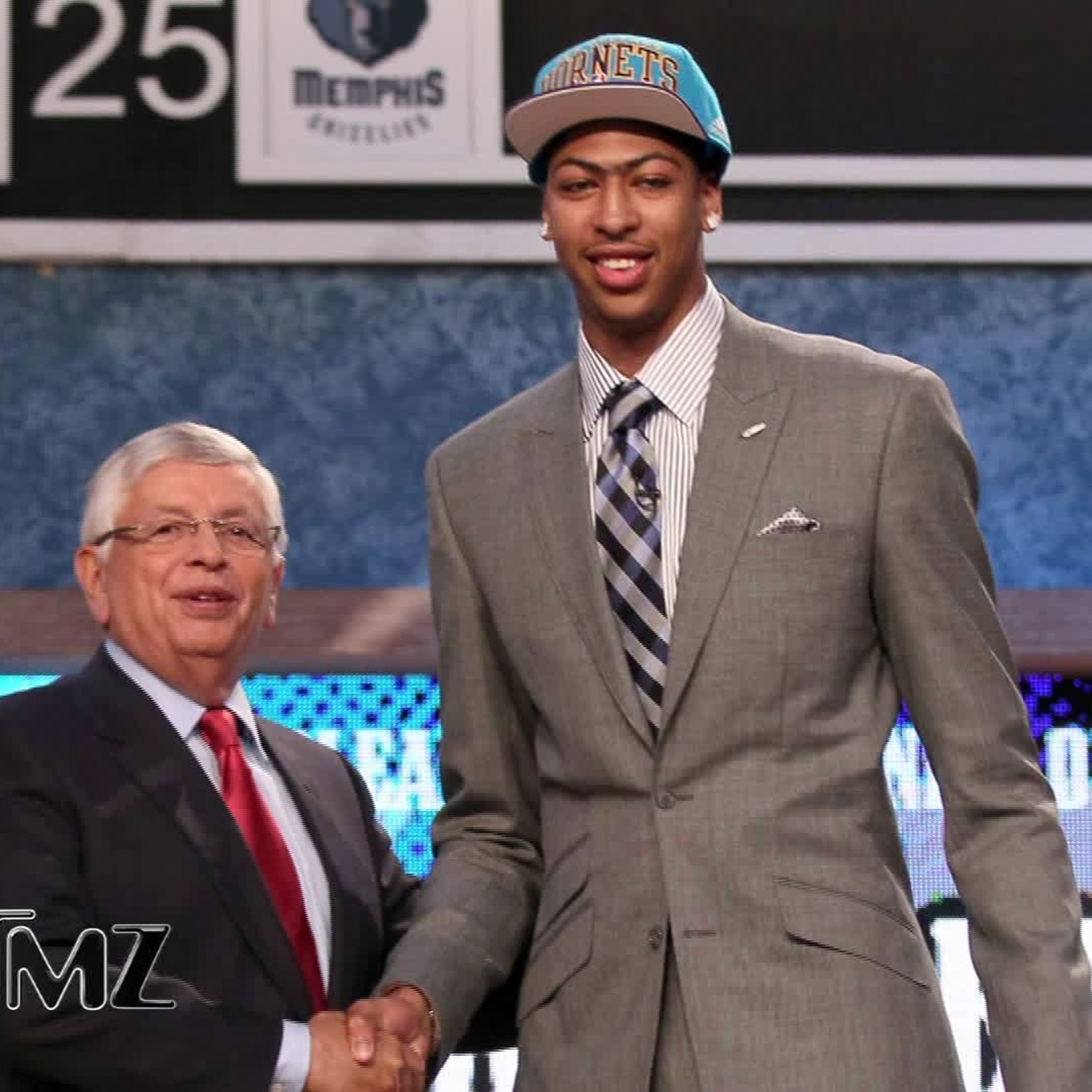 Anthony Davis Unibrow Calabroni