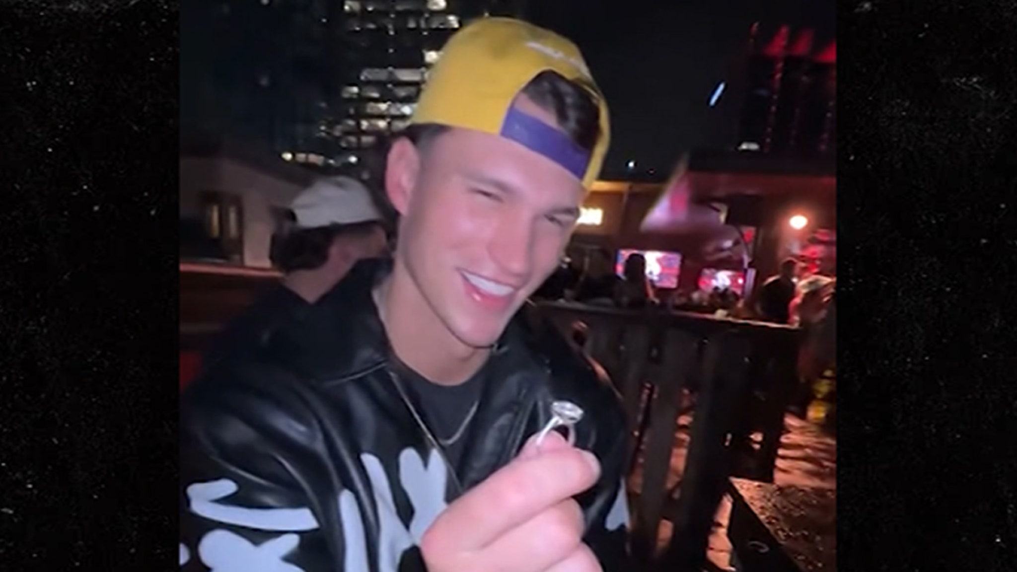 Mark Estes Jokingly Proposes Marriage to 'Love Island's Liv Walker ...