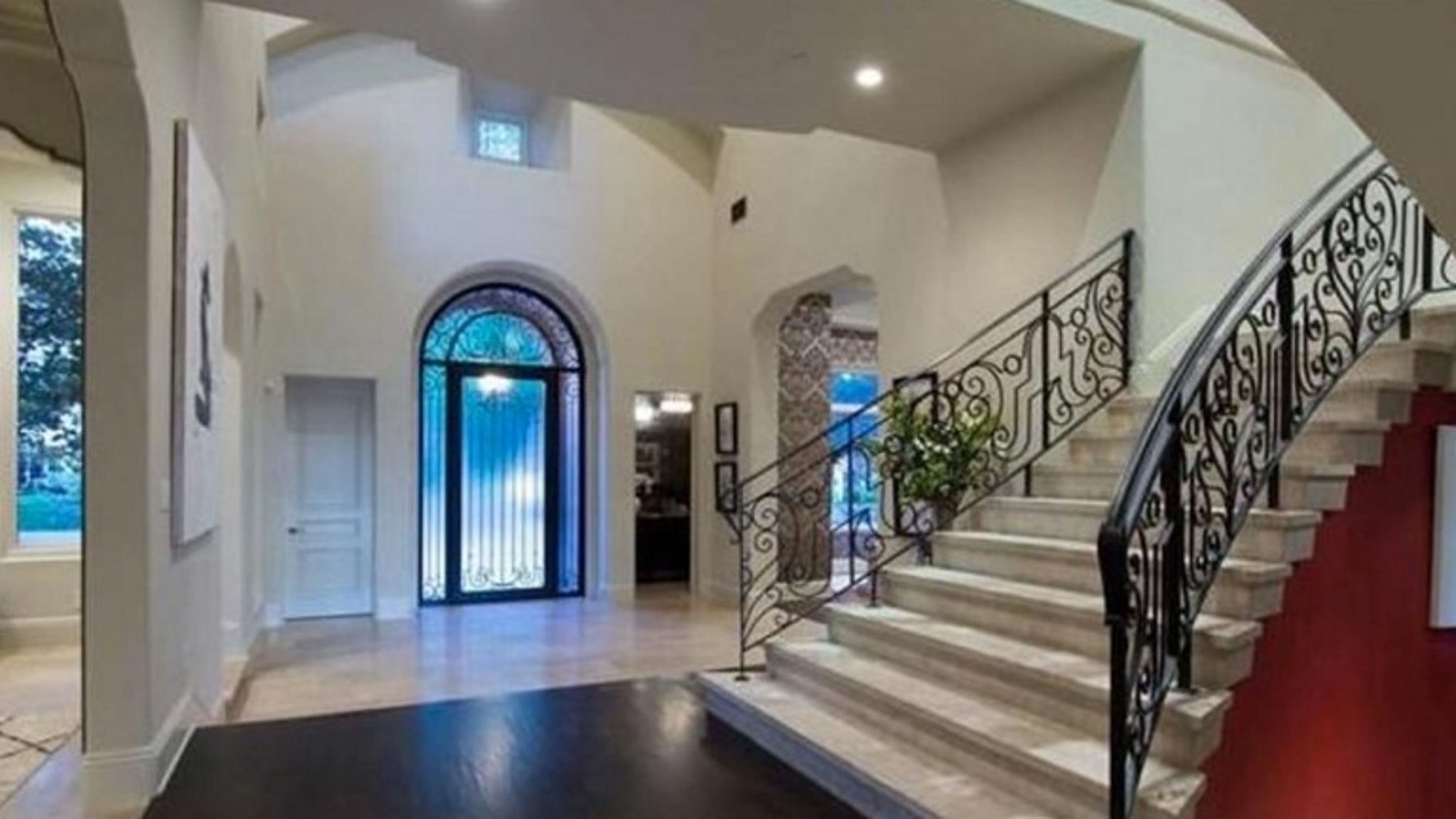 Big Sean Buys Slash's Rockin' Beverly Hills Mansion