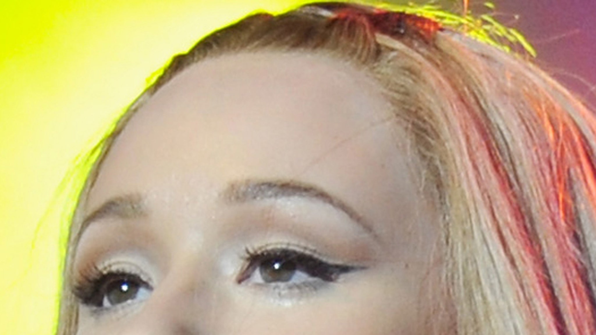 A Closer Look At Iggy Azalea's Face!