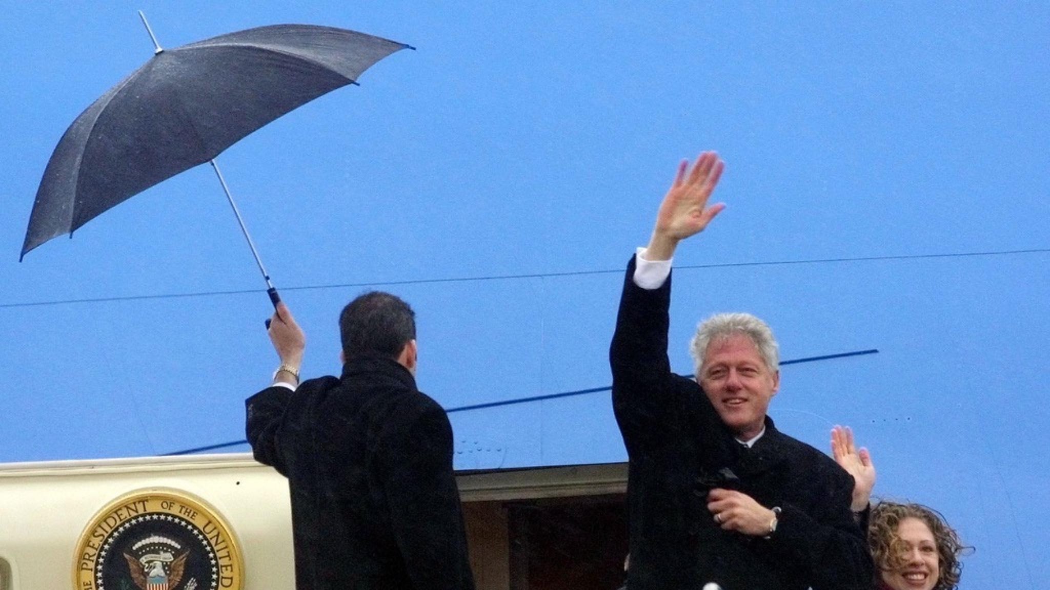 Presidential Waves Goodbye