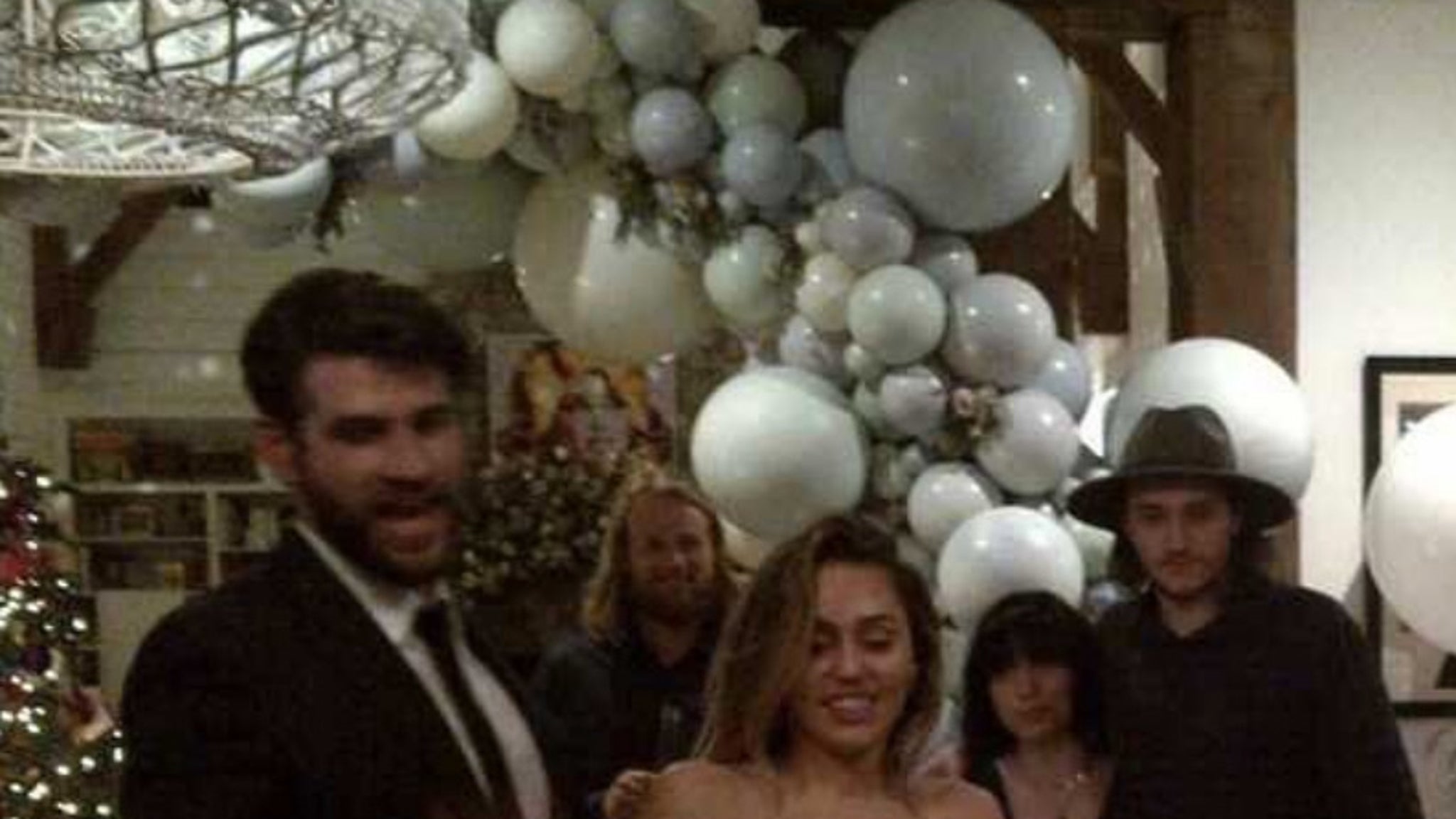 Miley Cyrus and Liam Hemsworth -- Wedding Photos