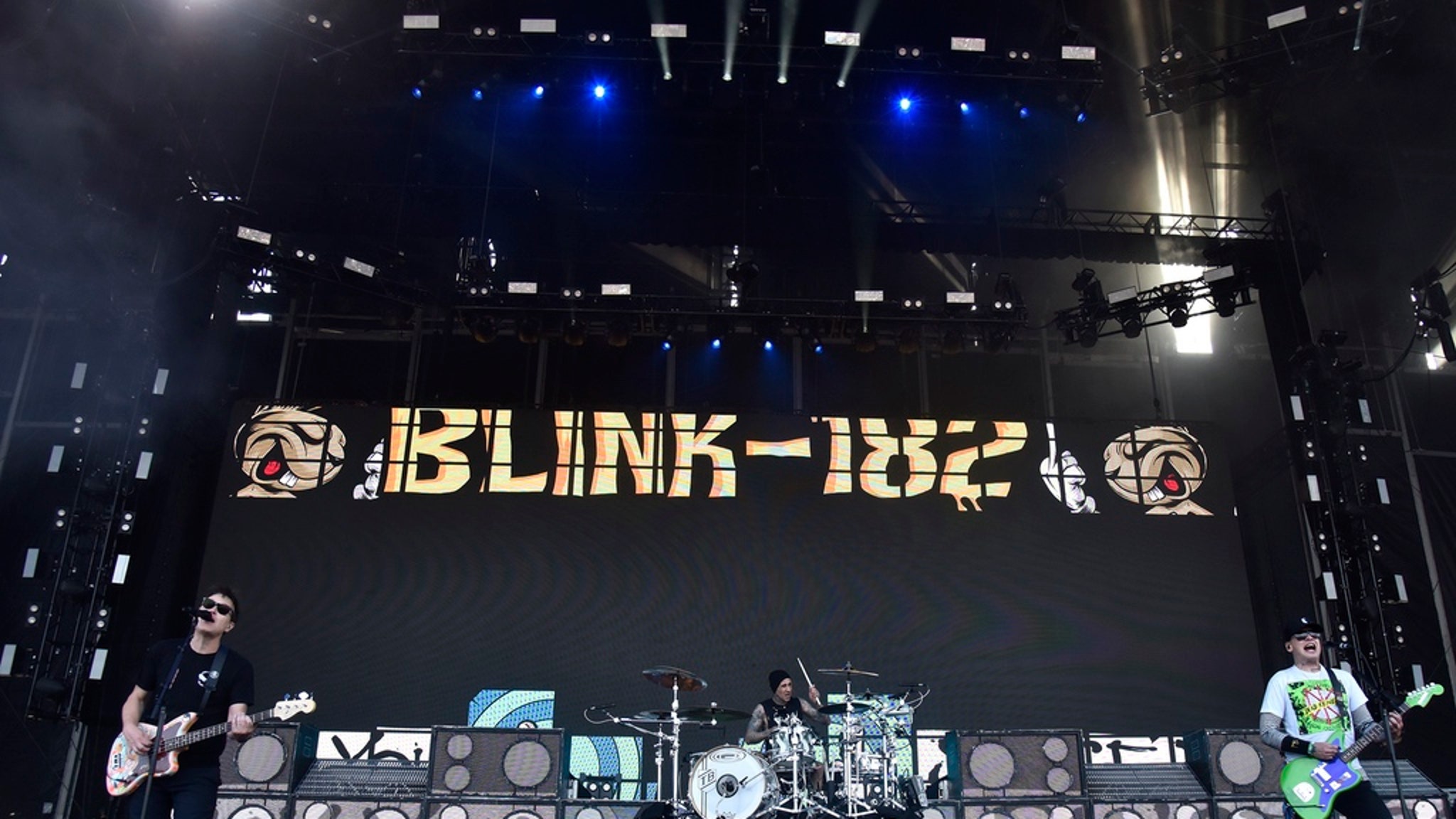 Blink 182 Performance Photos