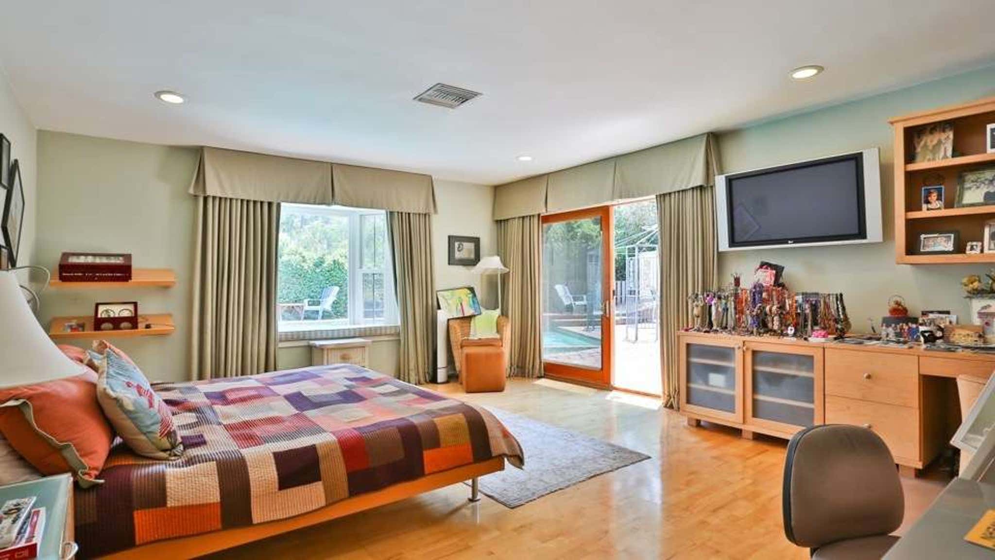 Mark Lonow's Hollywood Home -- For $ALE!