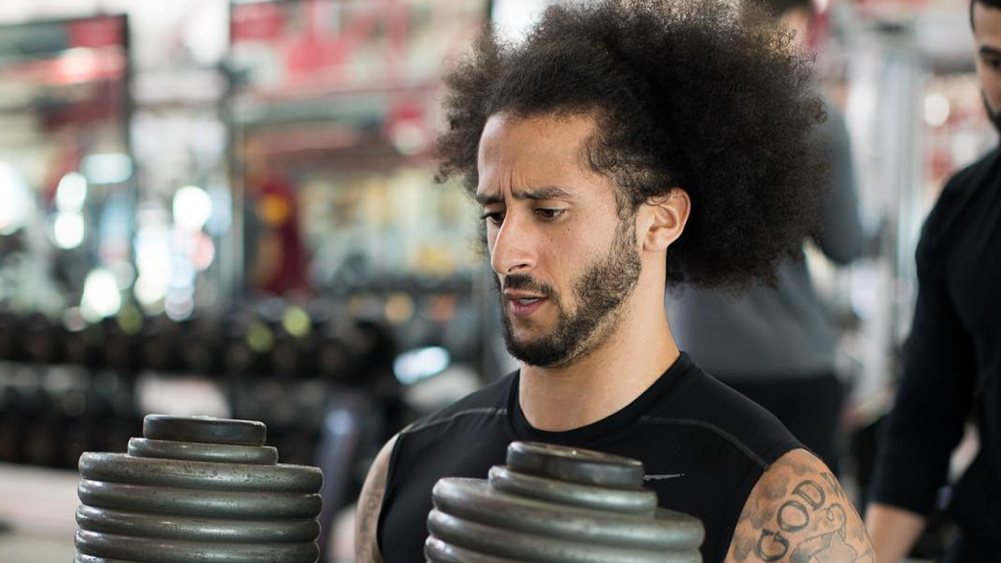 Colin Kaepernick Still Training Everyday, Lifting, Throwing Running