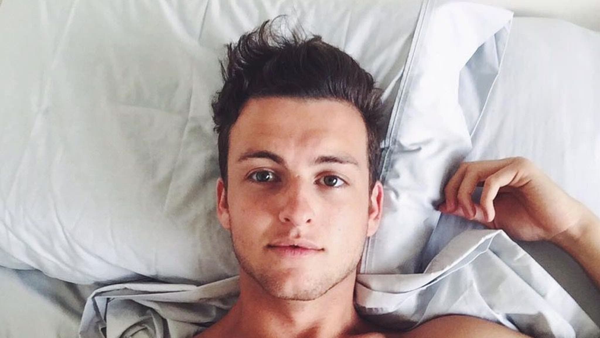 Cameron Robbie's Shirtless Shots