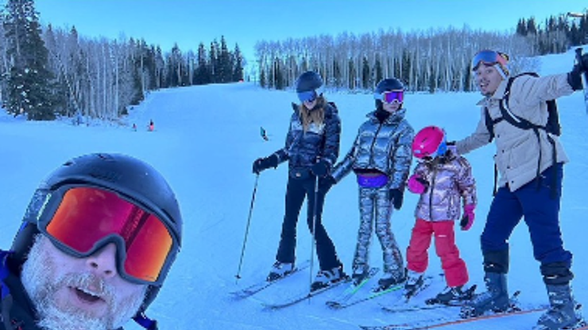 Jessica Simpson Skiing With Family In Aspen