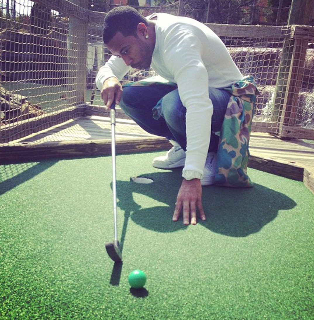 Celebrities Golfing -- See The Swinging Stars!