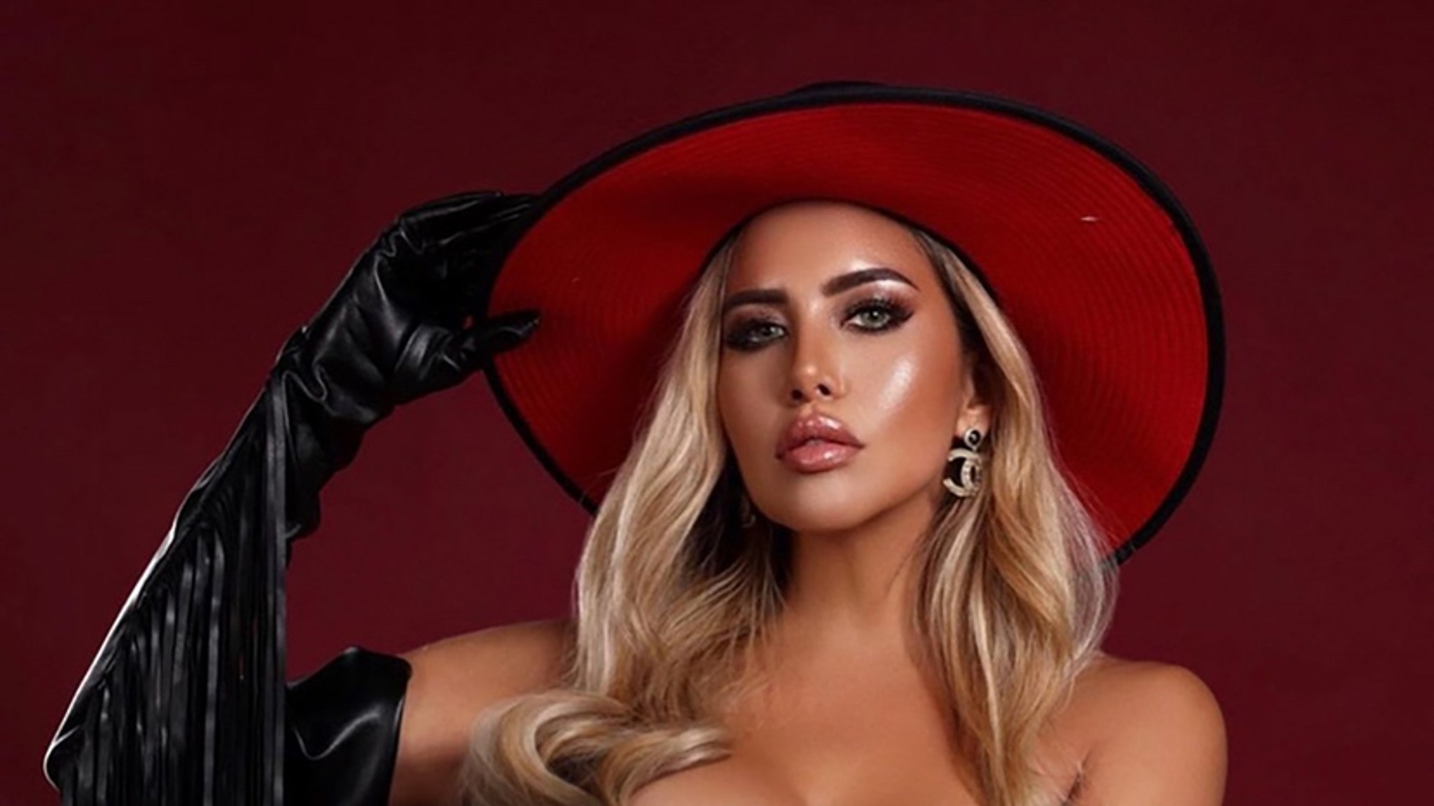 Caitlin Bell Hot Shots