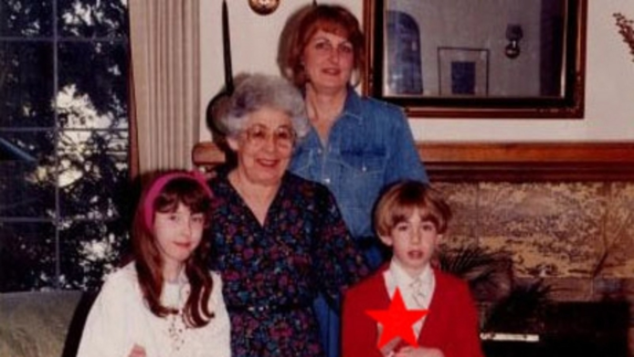 TMZ's Wacky Family Photos Contest