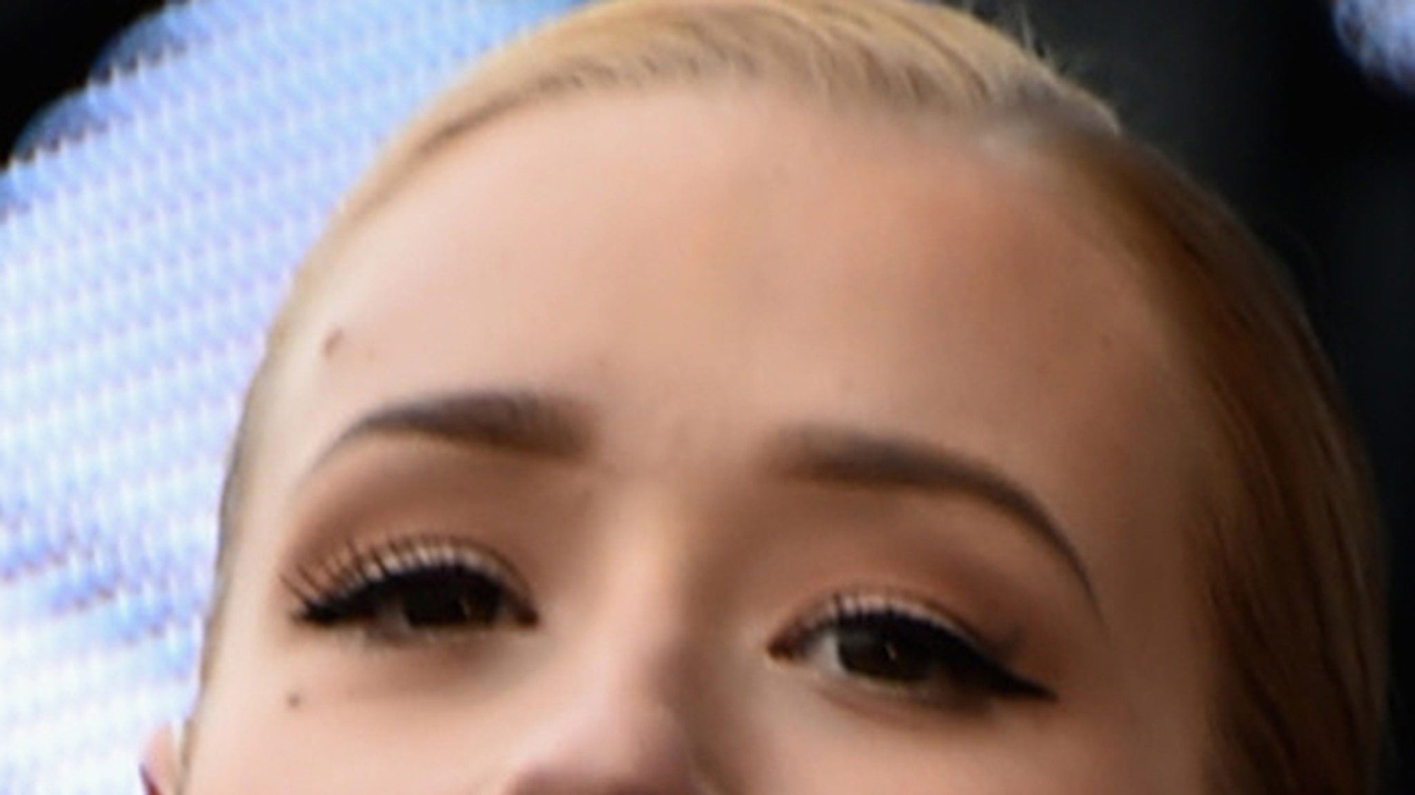 A Closer Look At Iggy Azalea's Face!