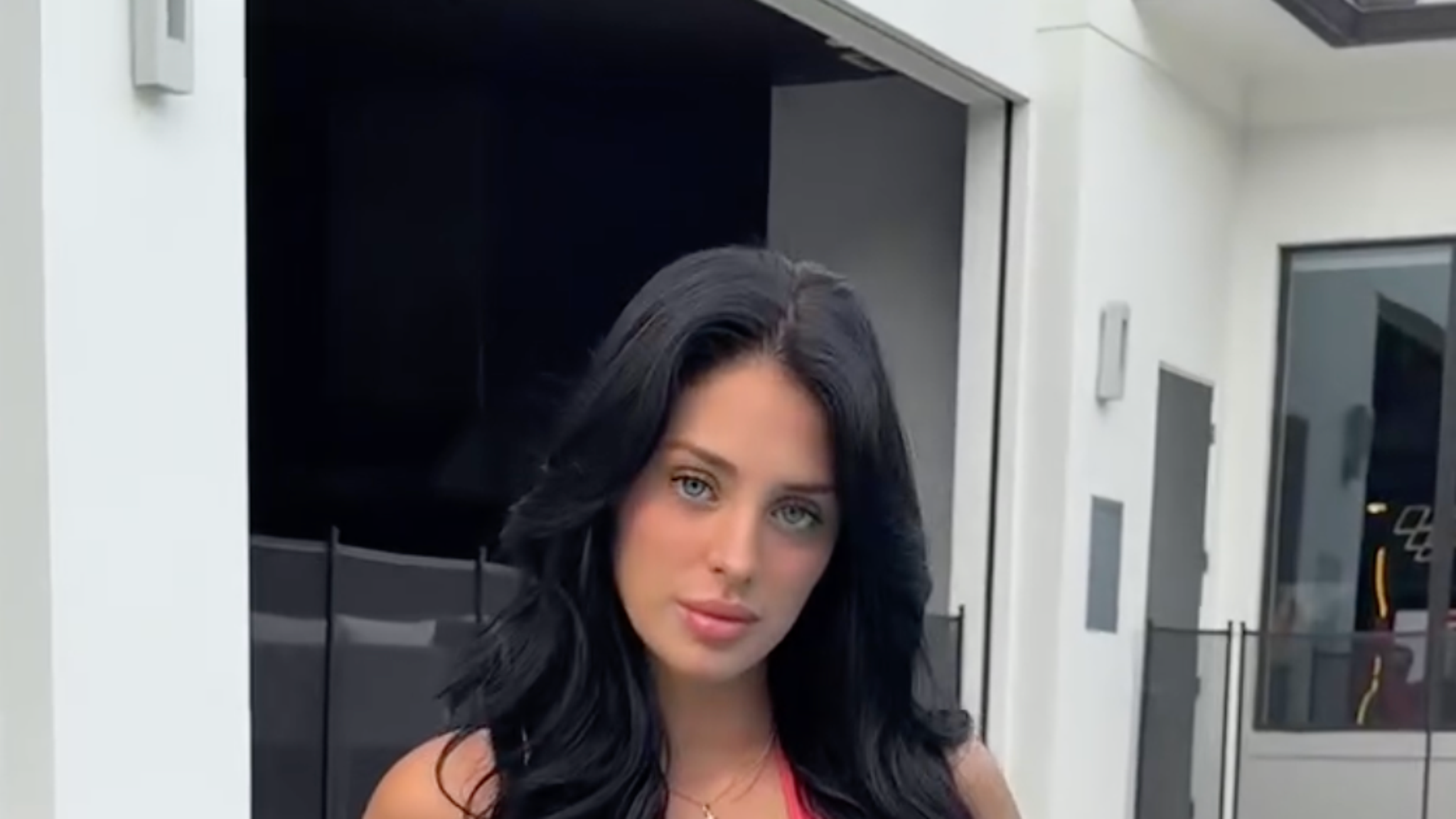 Camilla Araújo's Hot Shots