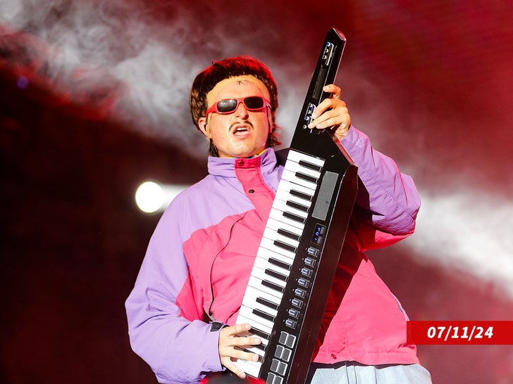 Singer Oliver Tree Dead At 32 After Helicopter Crash In Brazil