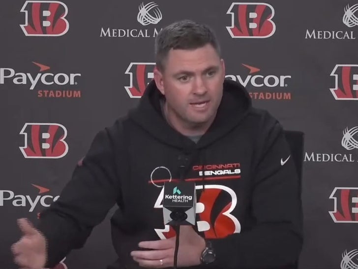 Ray Rice -- ELEVATOR KNOCKOUT ... Fiancee Takes Crushing Punch (Video)