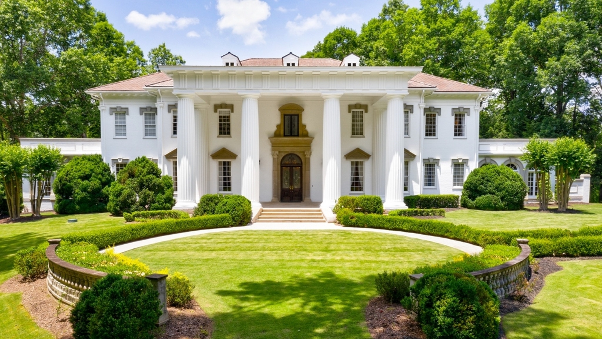 T.I. Buys Atlanta Mansion