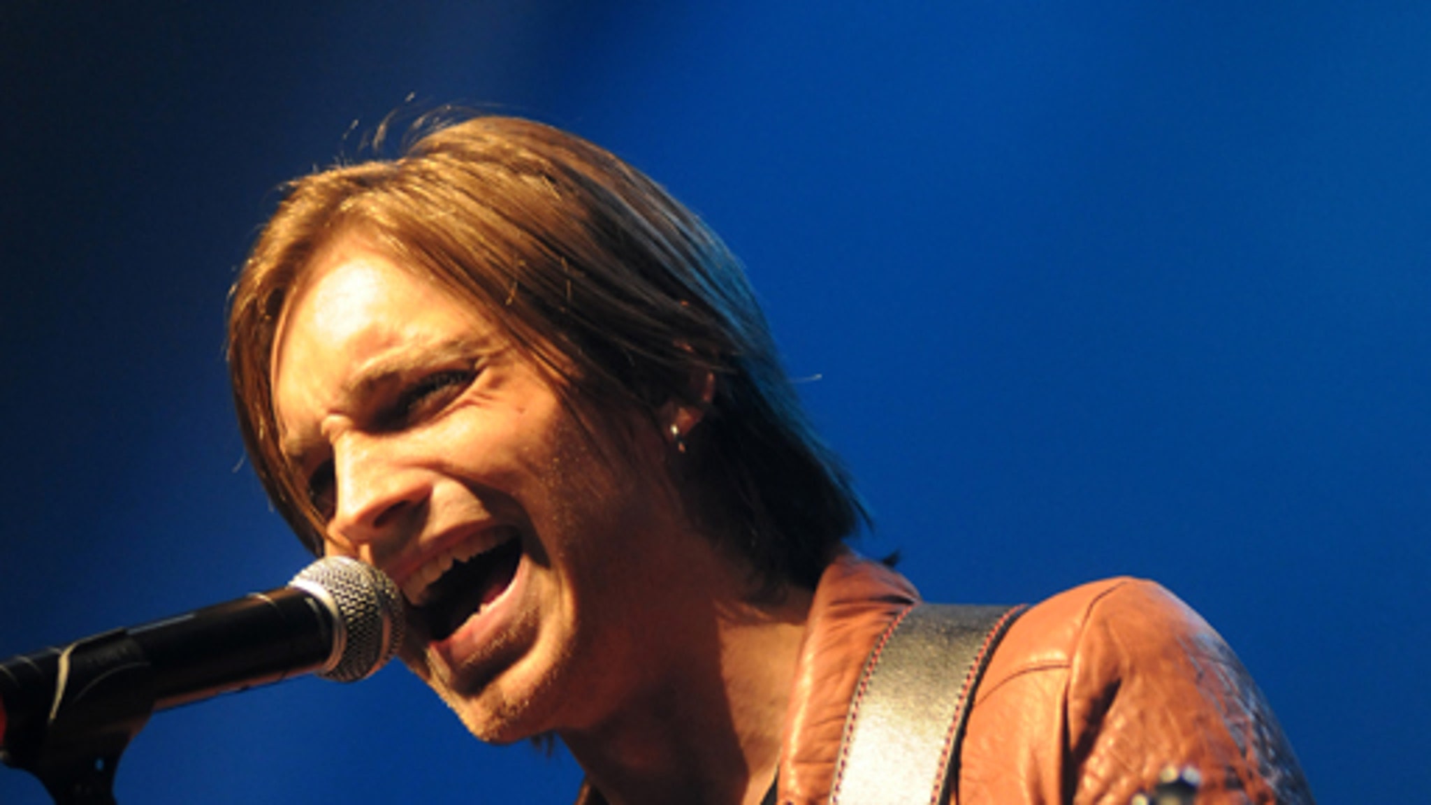 Alex Band's Performance Pictures