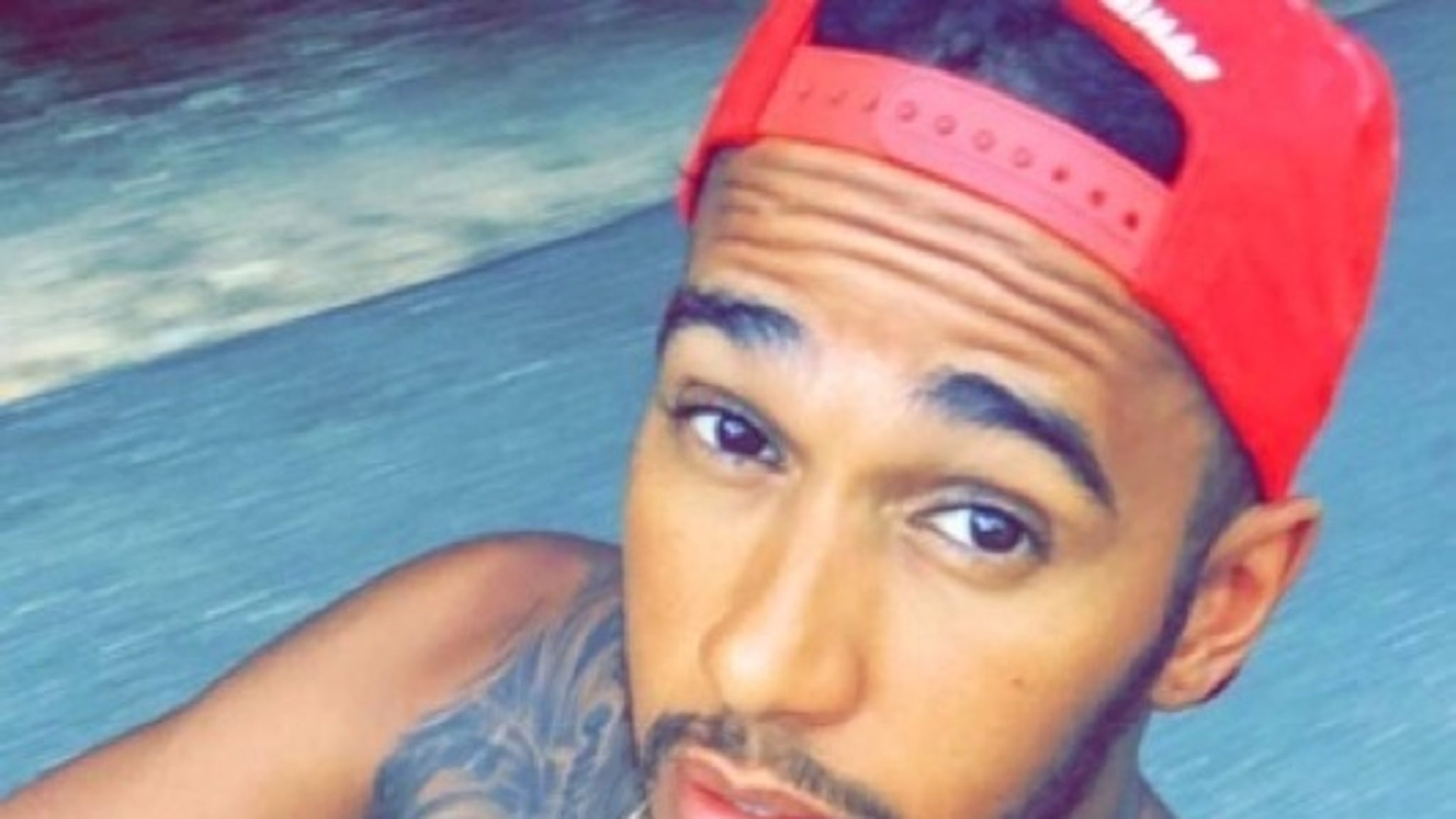 Lewis Hamilton's Shirtless Photos