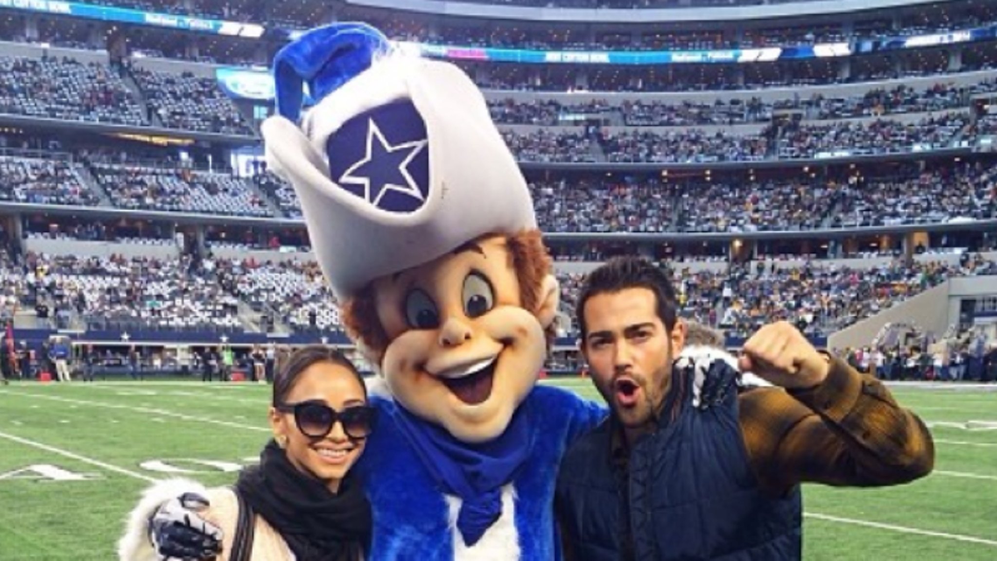 Stars With NFL Mascots