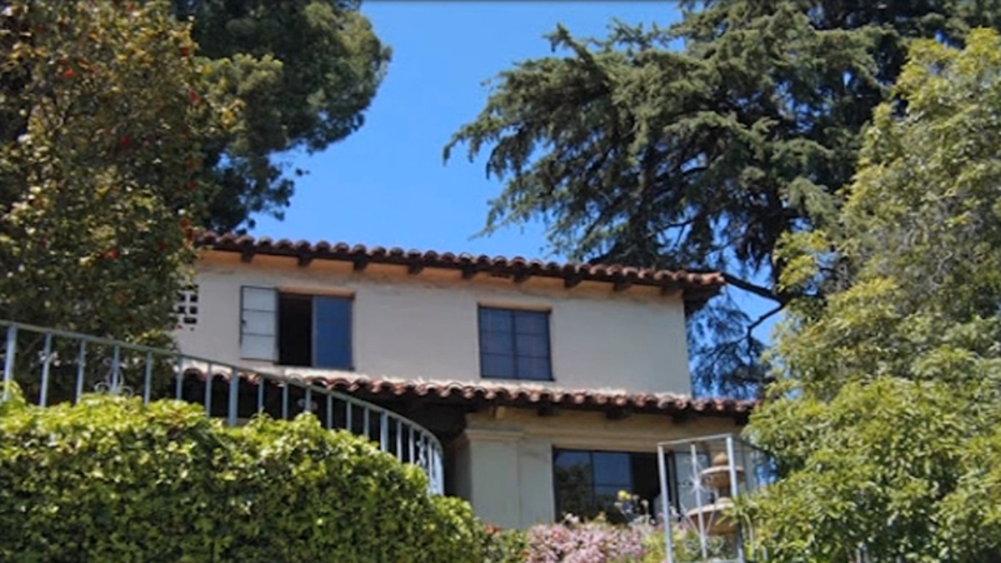 Johnny Lewis Murder -- Death House was Crash Pad for HUGE Stars