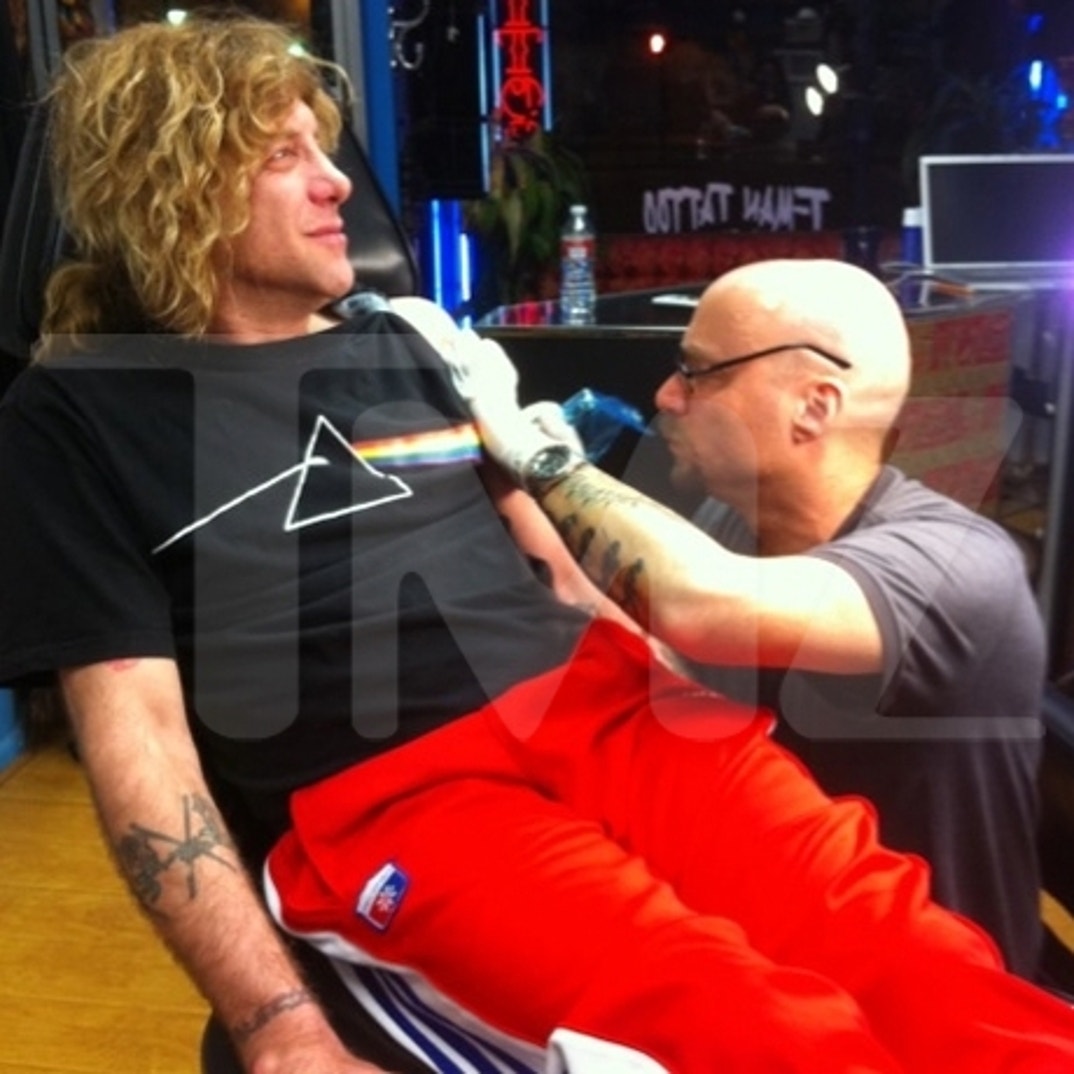 Adler Pose Arme 50 Wildest Guns N' Roses Moments