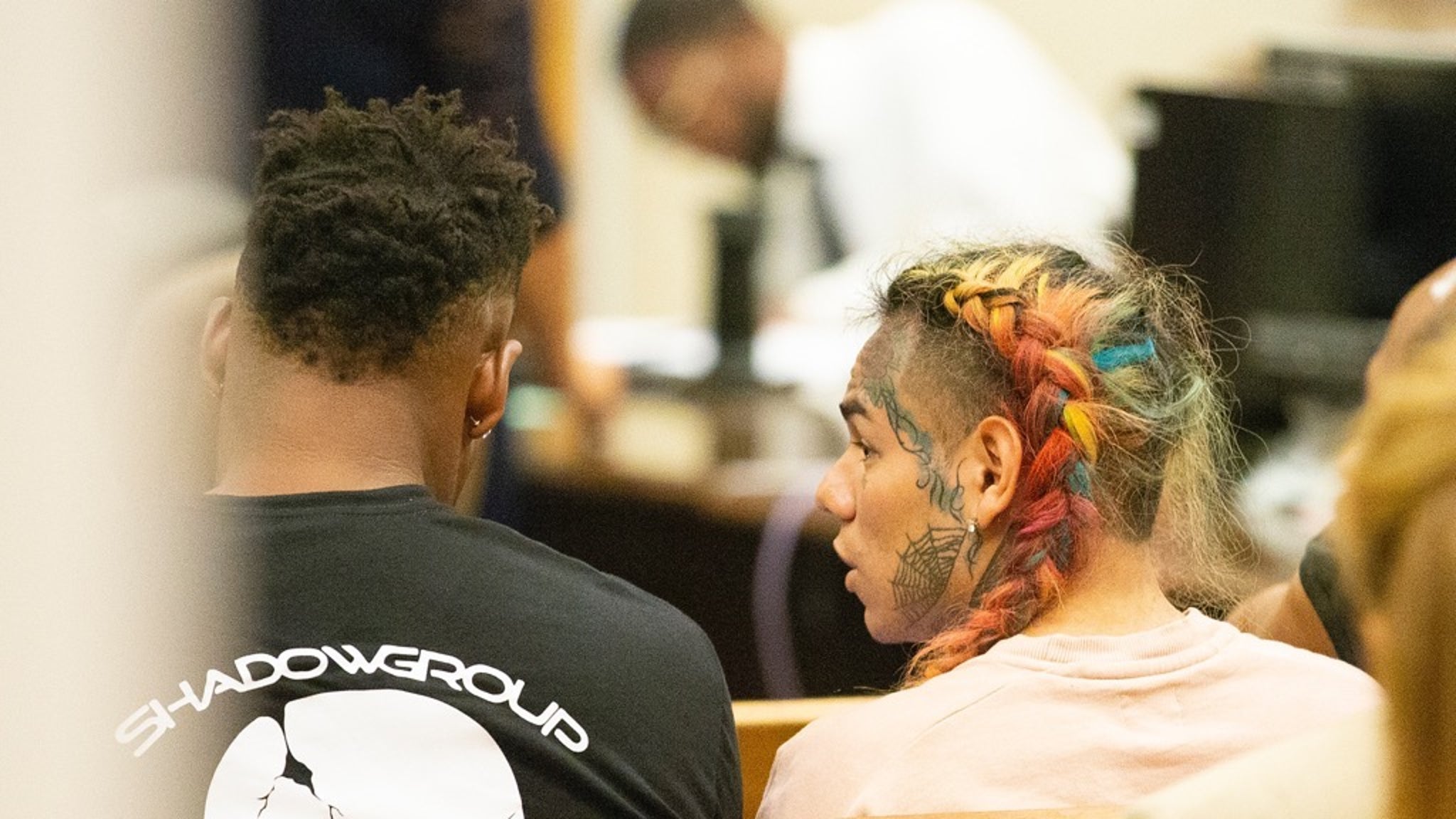Tekashi69 Looks Peachy at Court