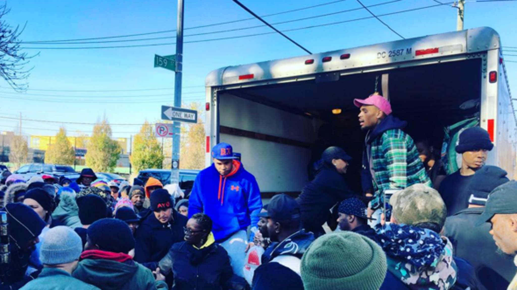Rappers Passing Out Turkeys