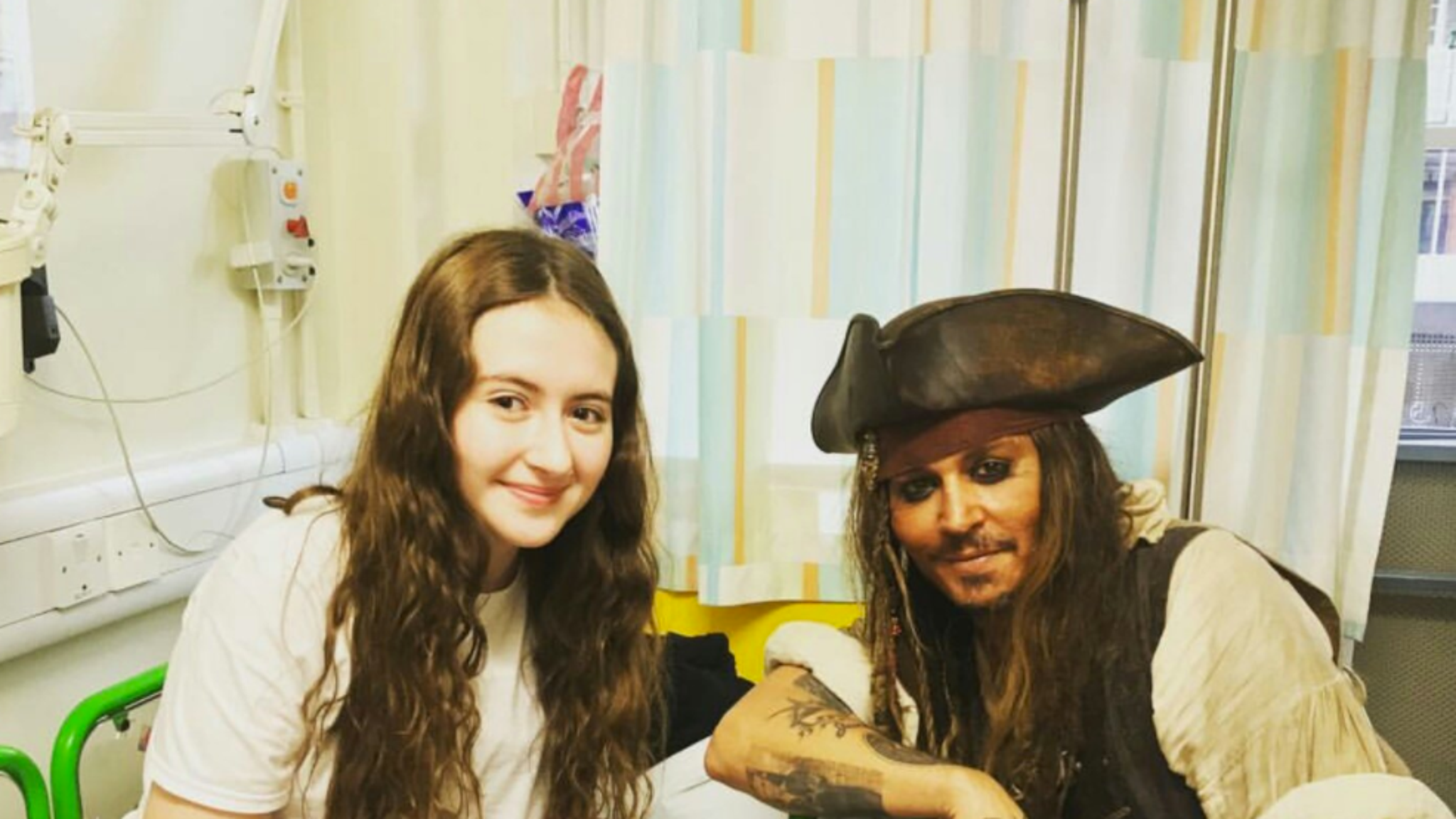 Johnny Depp Visits Children's Hospital as Jack Sparrow