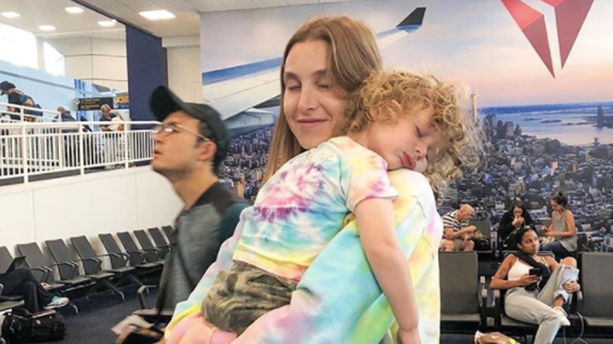 Celebrity Moms With Mini-Mes -- Twinning!