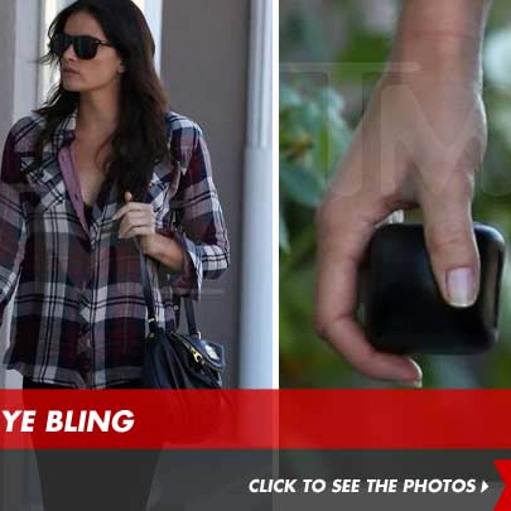 Courtney Robertson Engagement Ring Courtney Robertson Caught Making