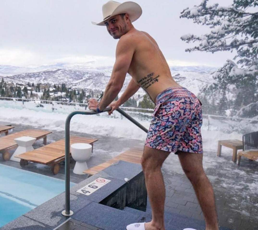 Ben Higgins' Shirtless Shots