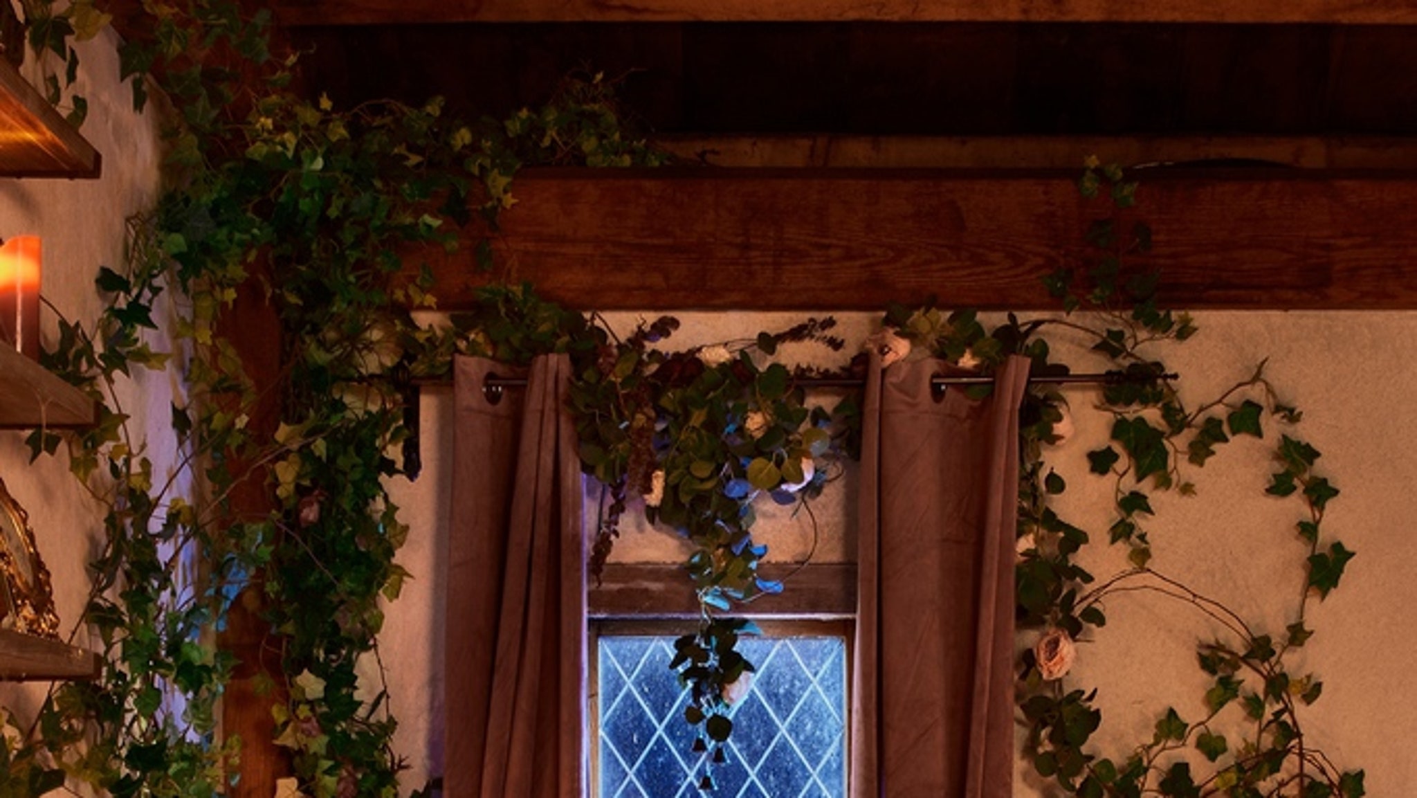 'Hocus Pocus' Sanderson Sisters Cottage