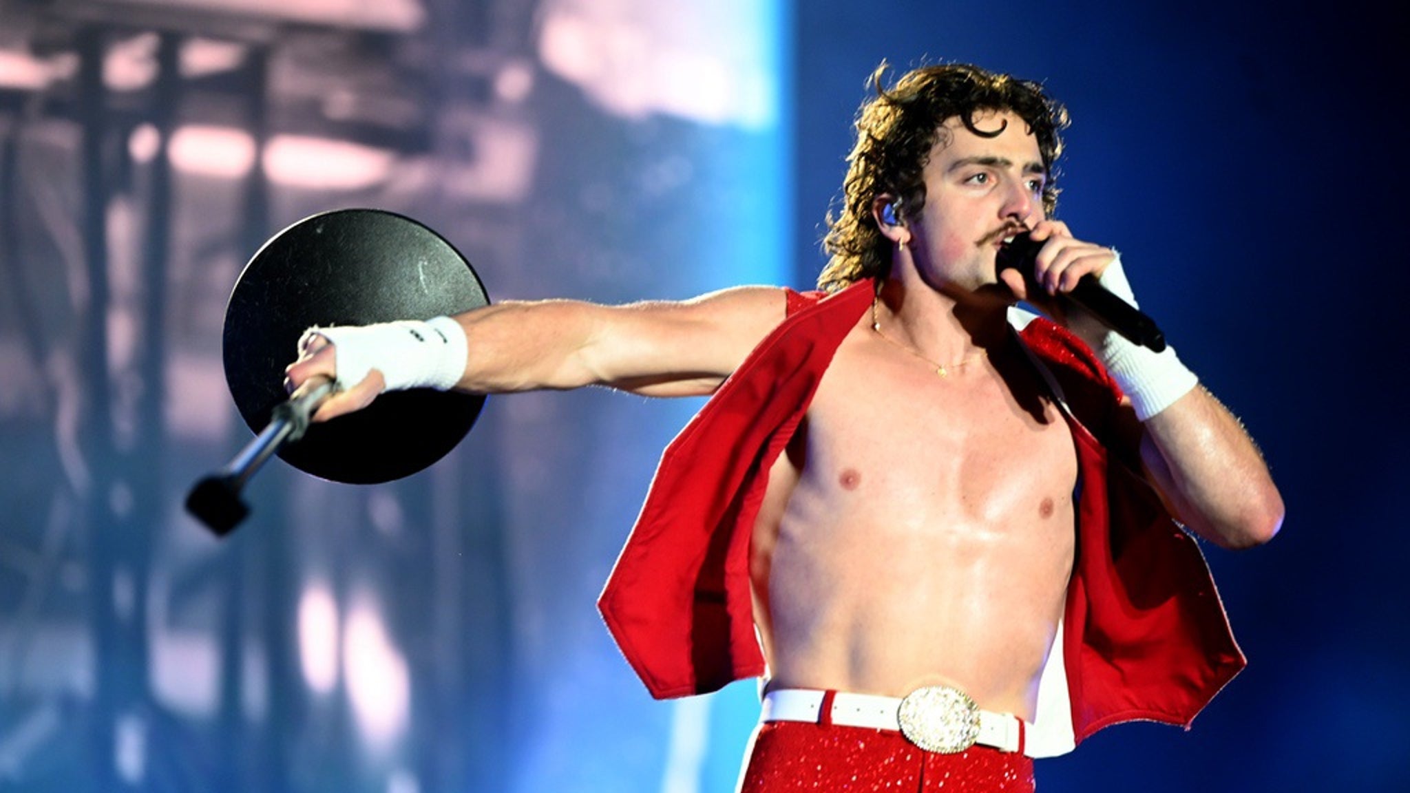 Benson Boone Performance Photos