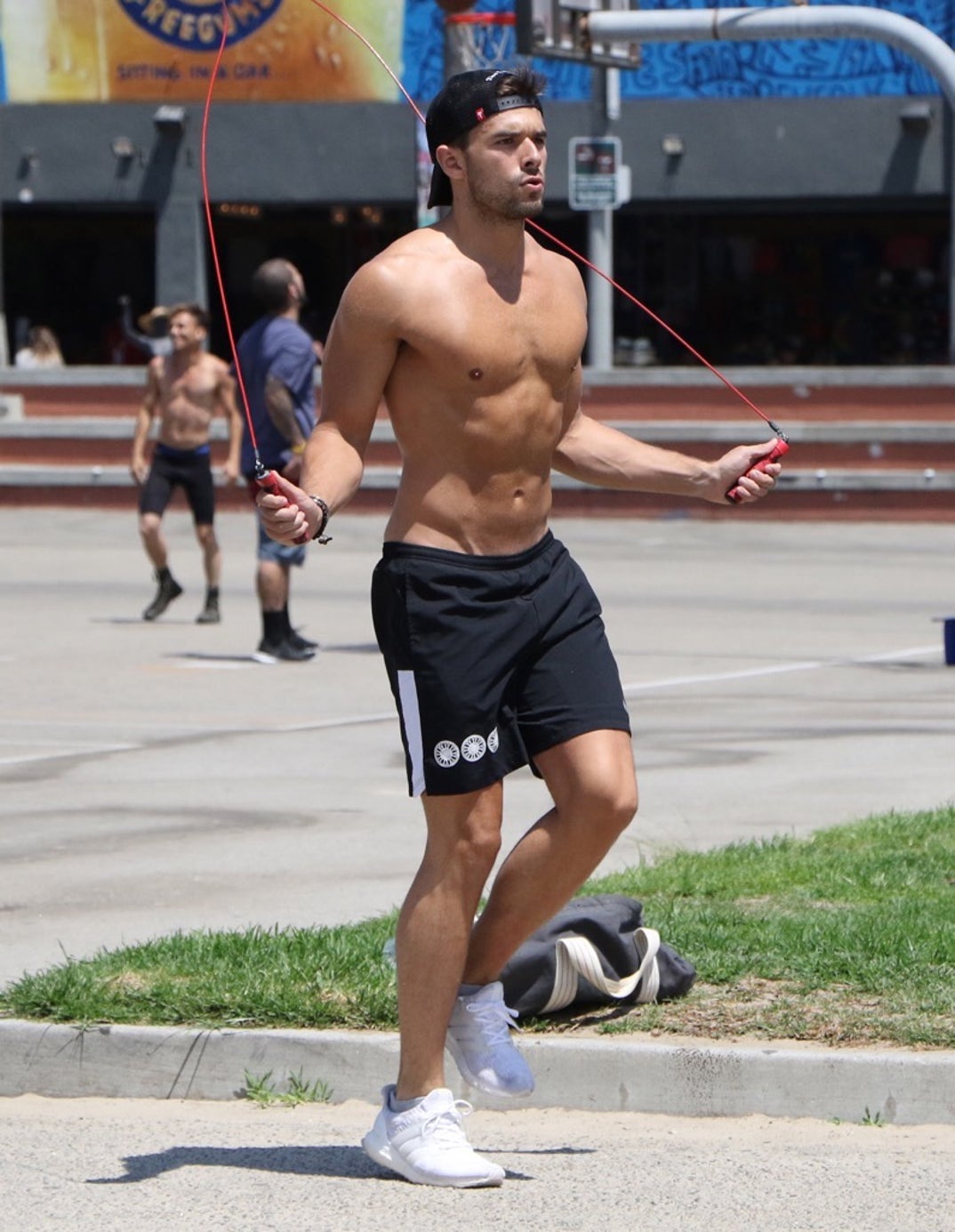 Josh Swickard's Instagram, Twitter & Facebook on IDCrawl